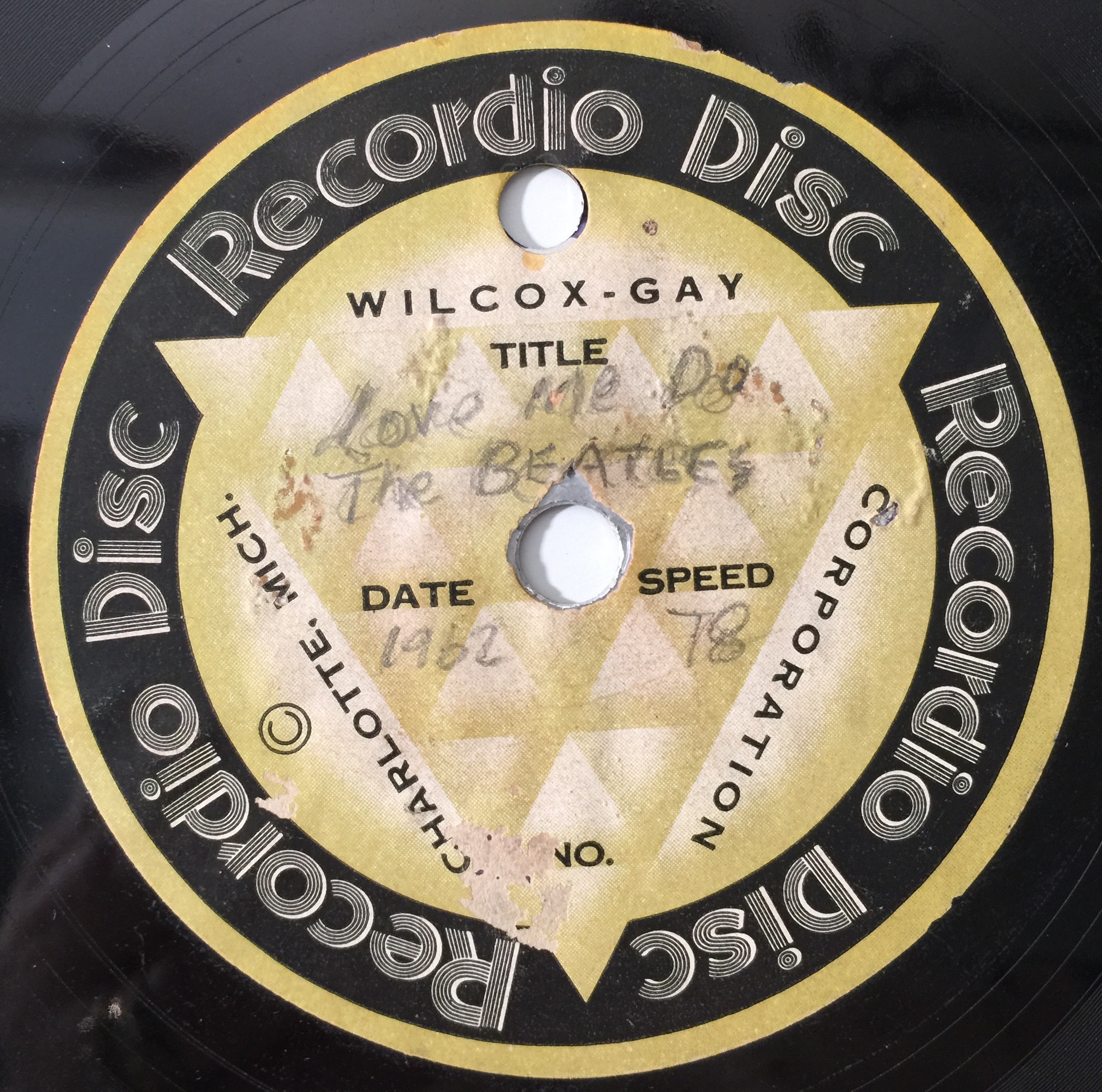 Lot 114 - THE BEATLES - LOVE ME DO - US 8" RECORDIO