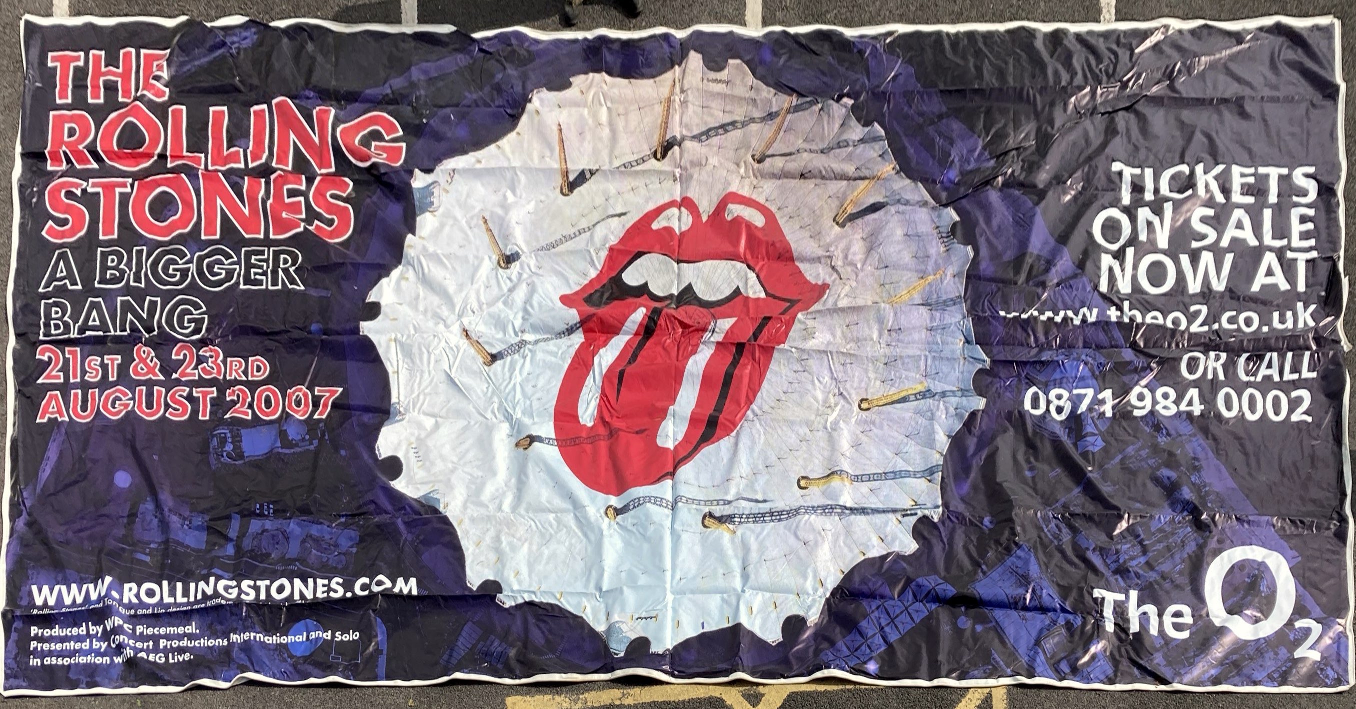 Lot 408 HUGE ROLLING STONES BANNER Lot 408 HUGE ROLLING STONES BANNER
