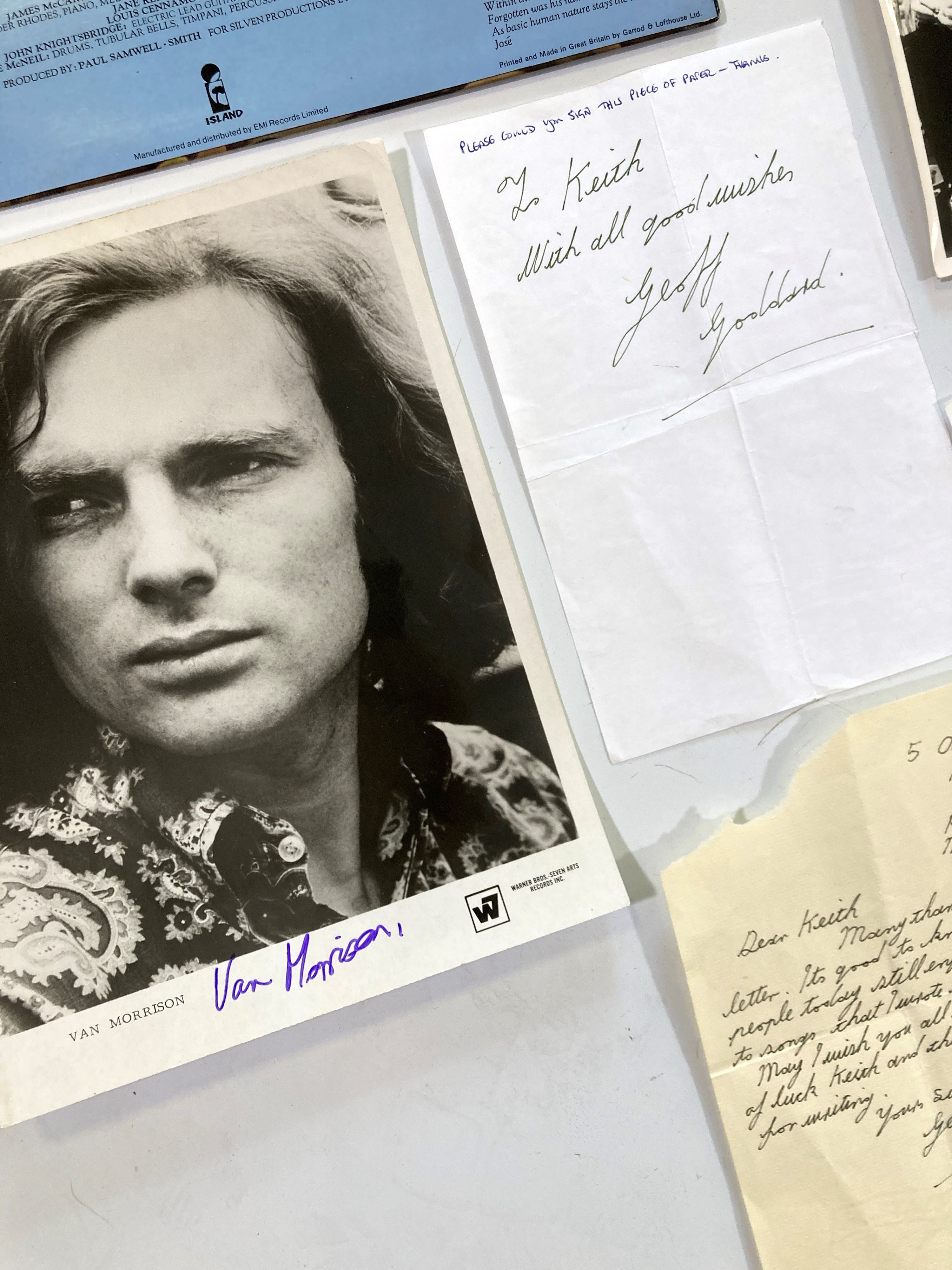 Lot 301 - AUTGRAPHS INC VAN MORRISON / JIM MCCARTY.