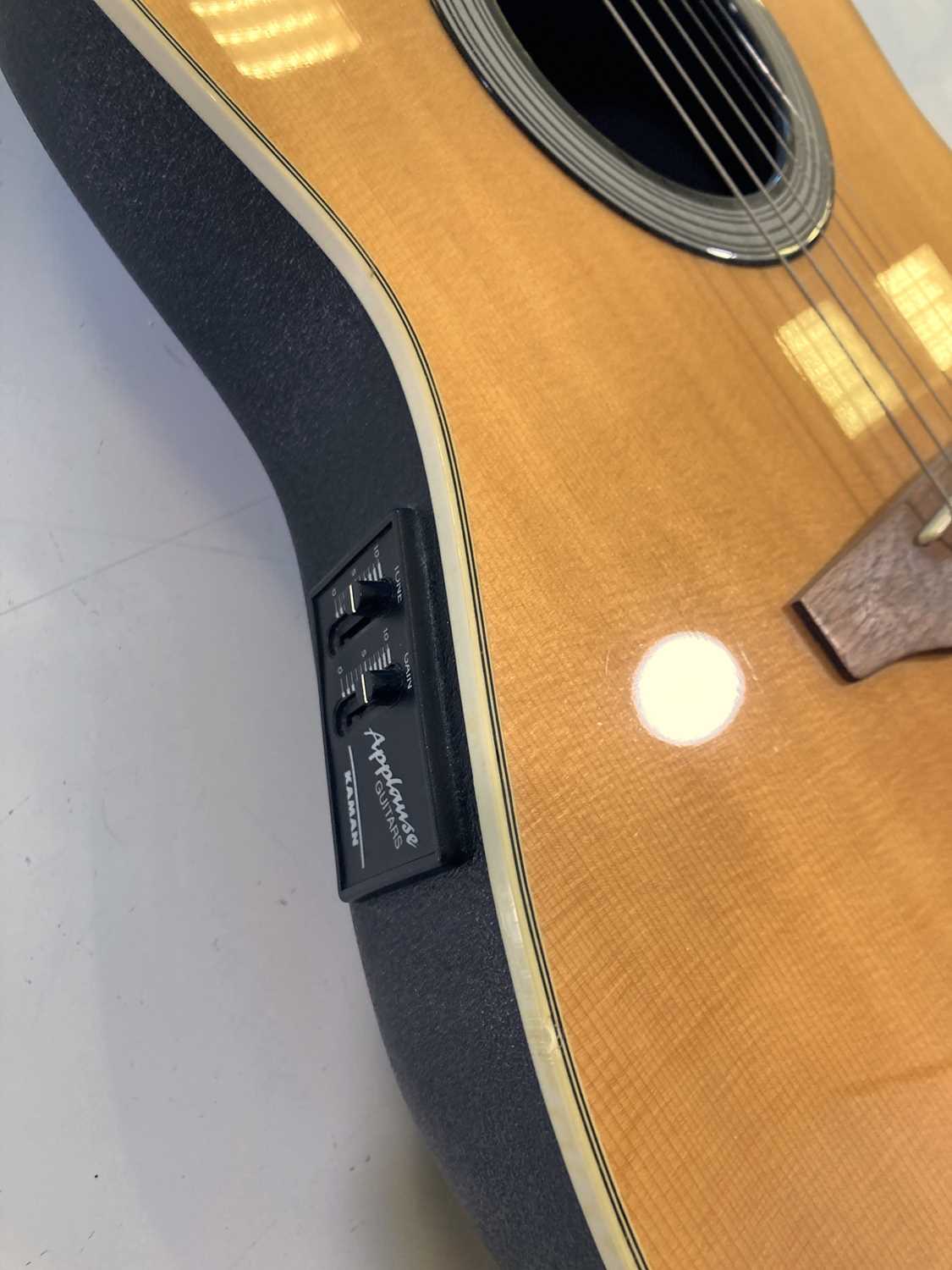 Lot 32 - APPLAUSE AE28 ACOUSTIC GUITAR.