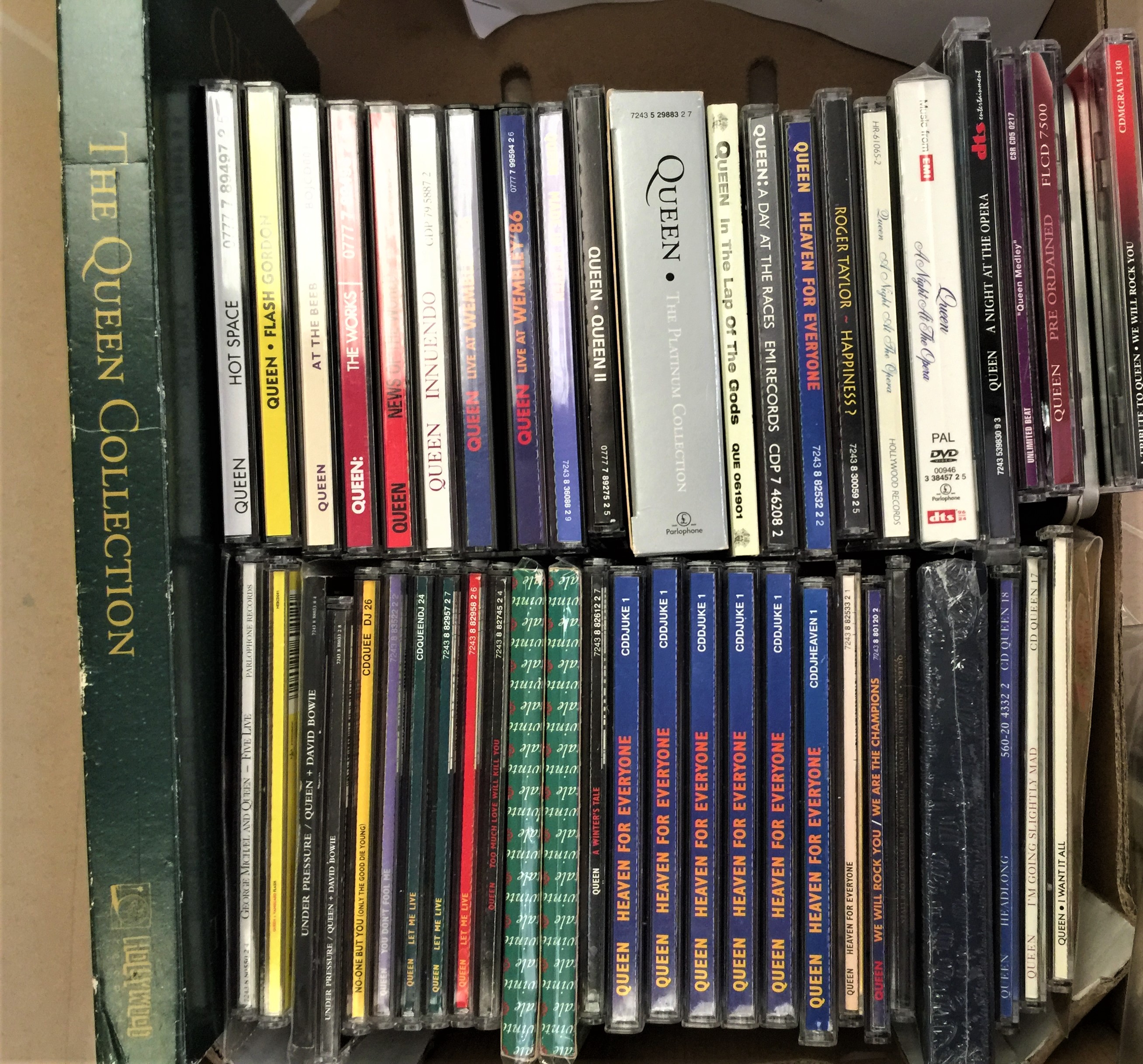 Lot 39 - QUEEN - CD COLLECTION (PLUS