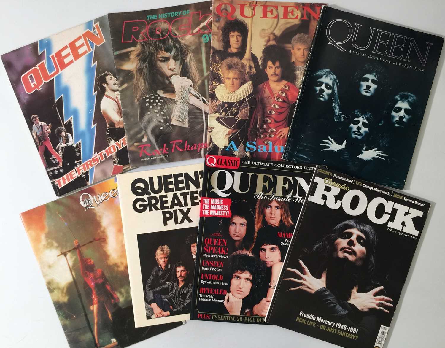 Lot 39 - QUEEN - CD COLLECTION (PLUS