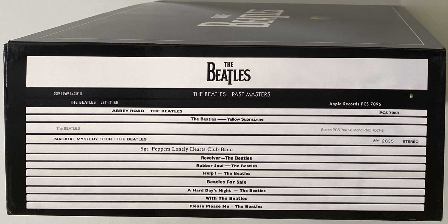 Lot 26 - THE BEATLES - THE BEATLES LP BOX SET (14