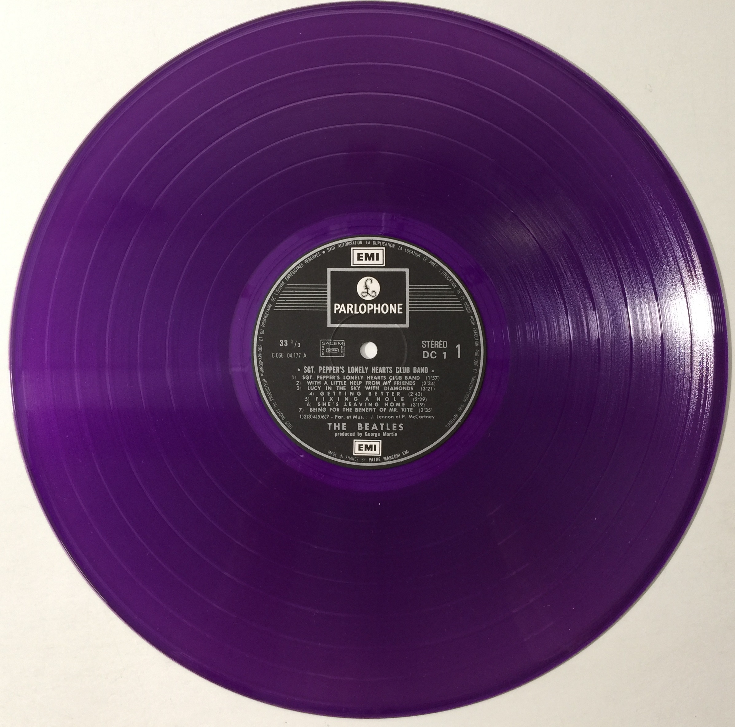 Lot 13 - THE BEATLES - SGT. PEPPER'S LONELY HEARTS