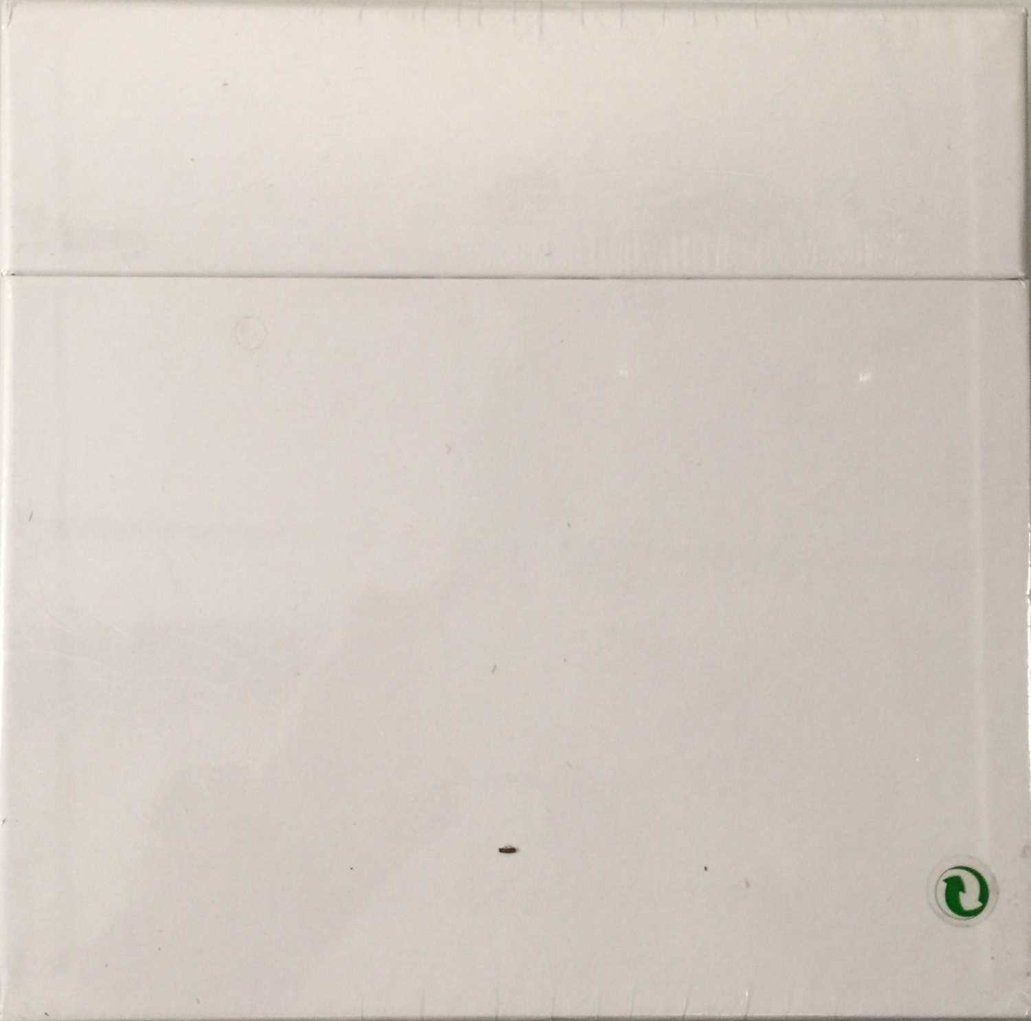 Lot 144 - COLDPLAY - THE SINGLES 1999-2006 7" BOX SET