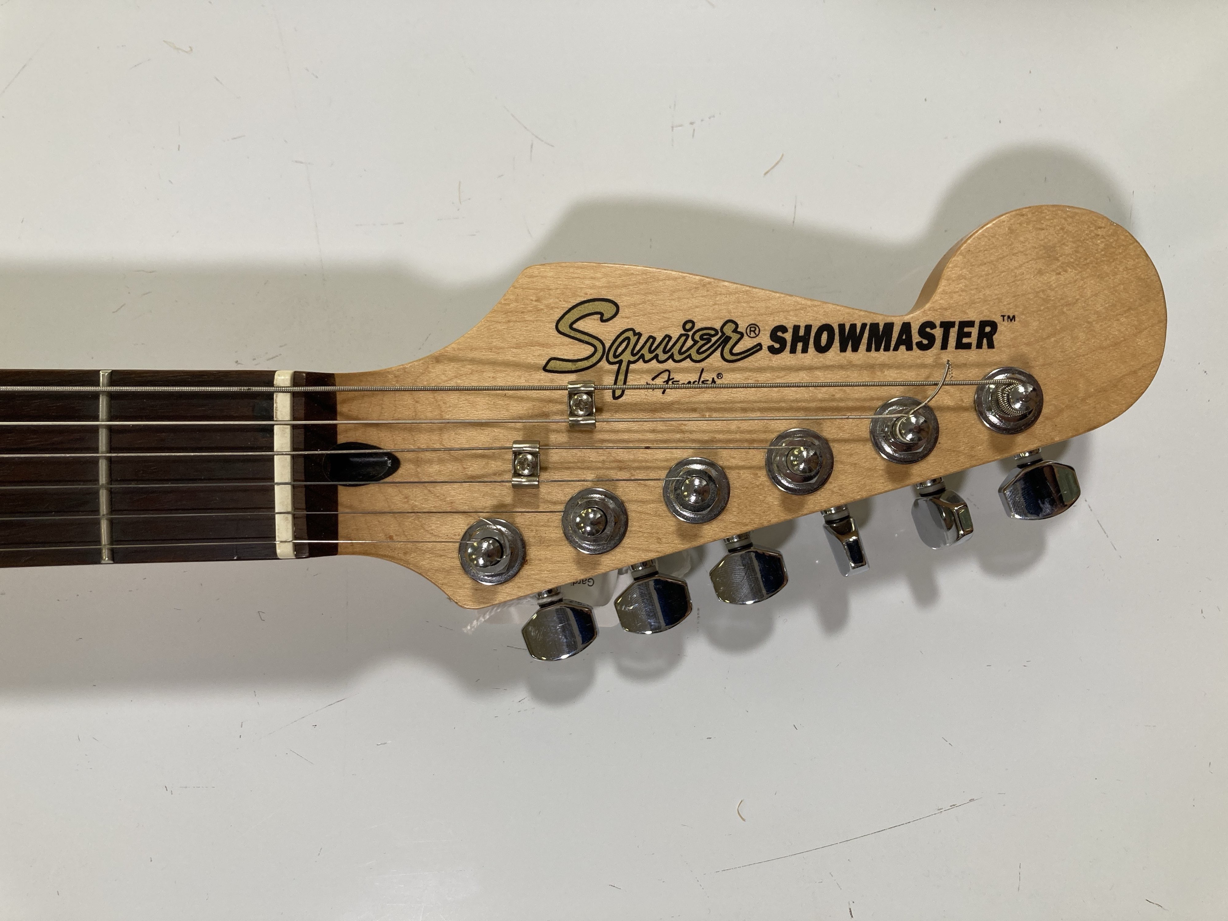 Lot 39 - FENDER SQUIRE SHOWMASTER.