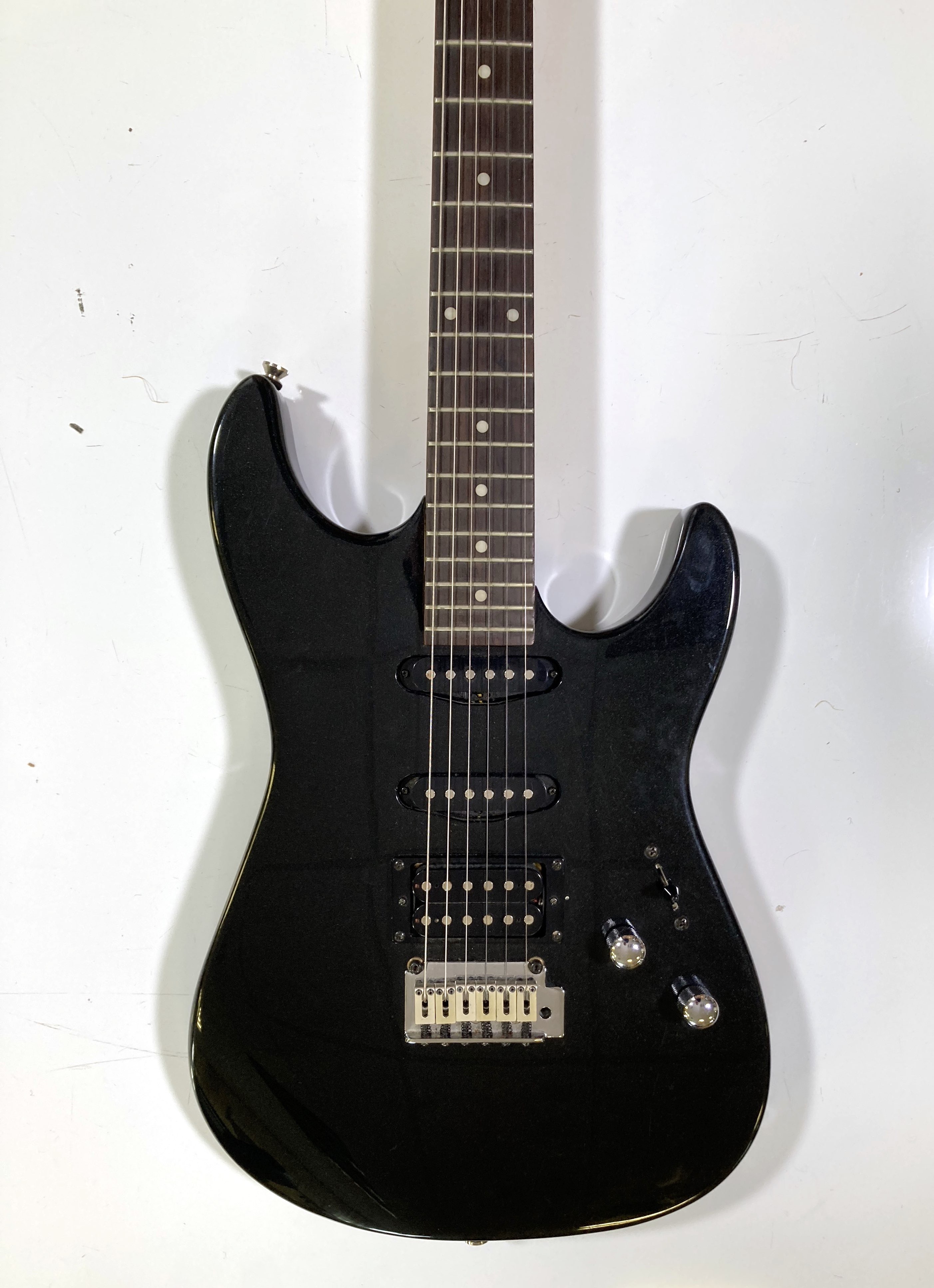 Lot 39 - FENDER SQUIRE SHOWMASTER.