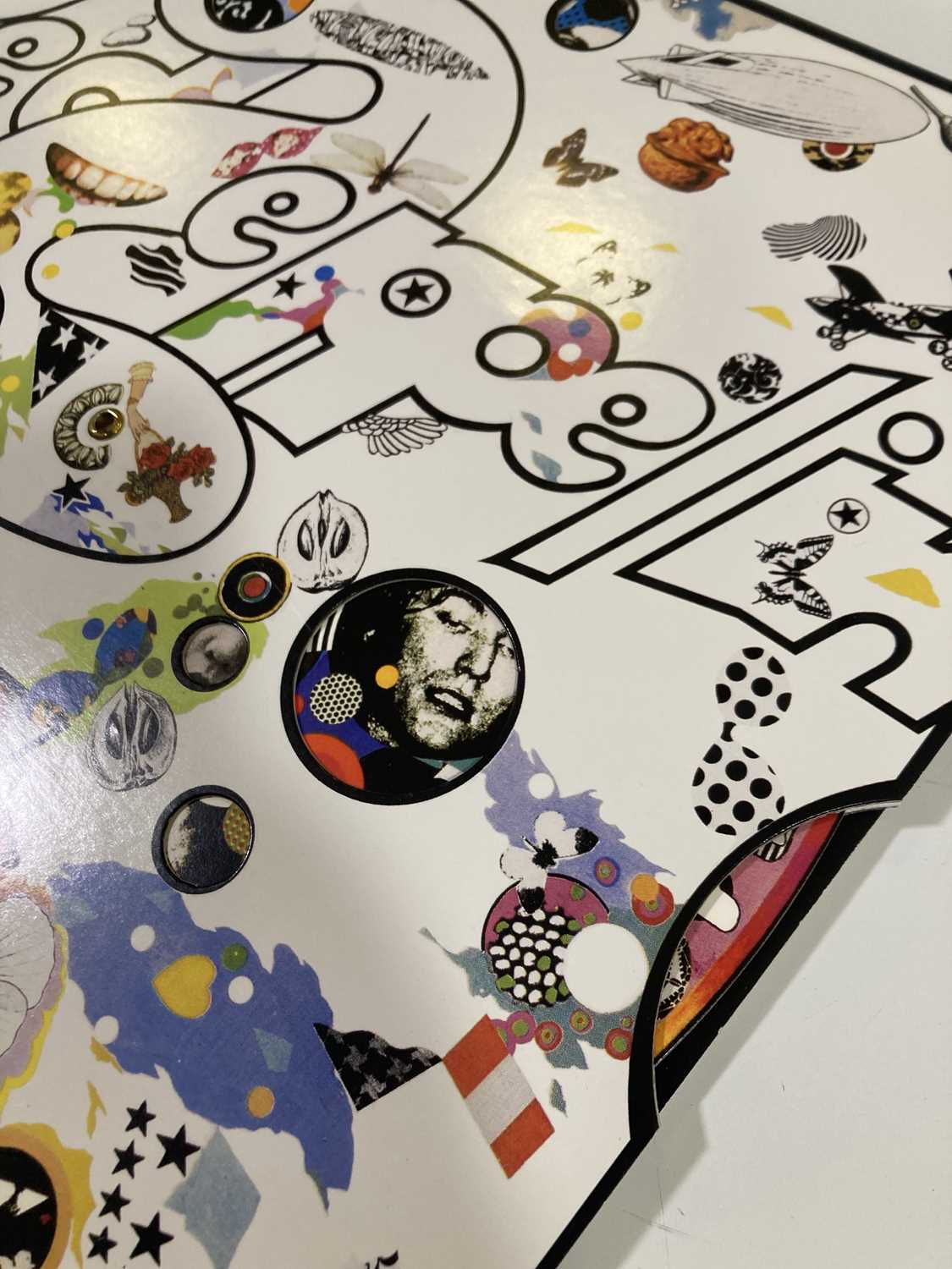 Lot 46 - LED ZEPPELIN - III - CLASSIC RECORDS