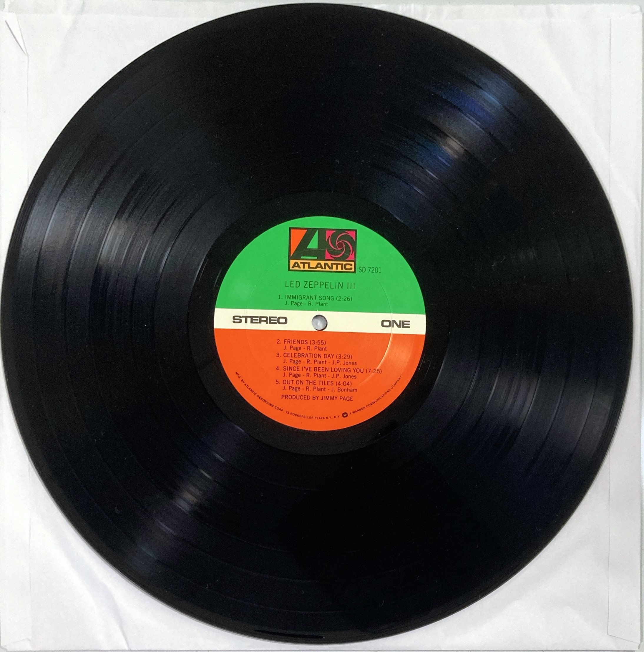 Lot 46 - LED ZEPPELIN - III - CLASSIC RECORDS