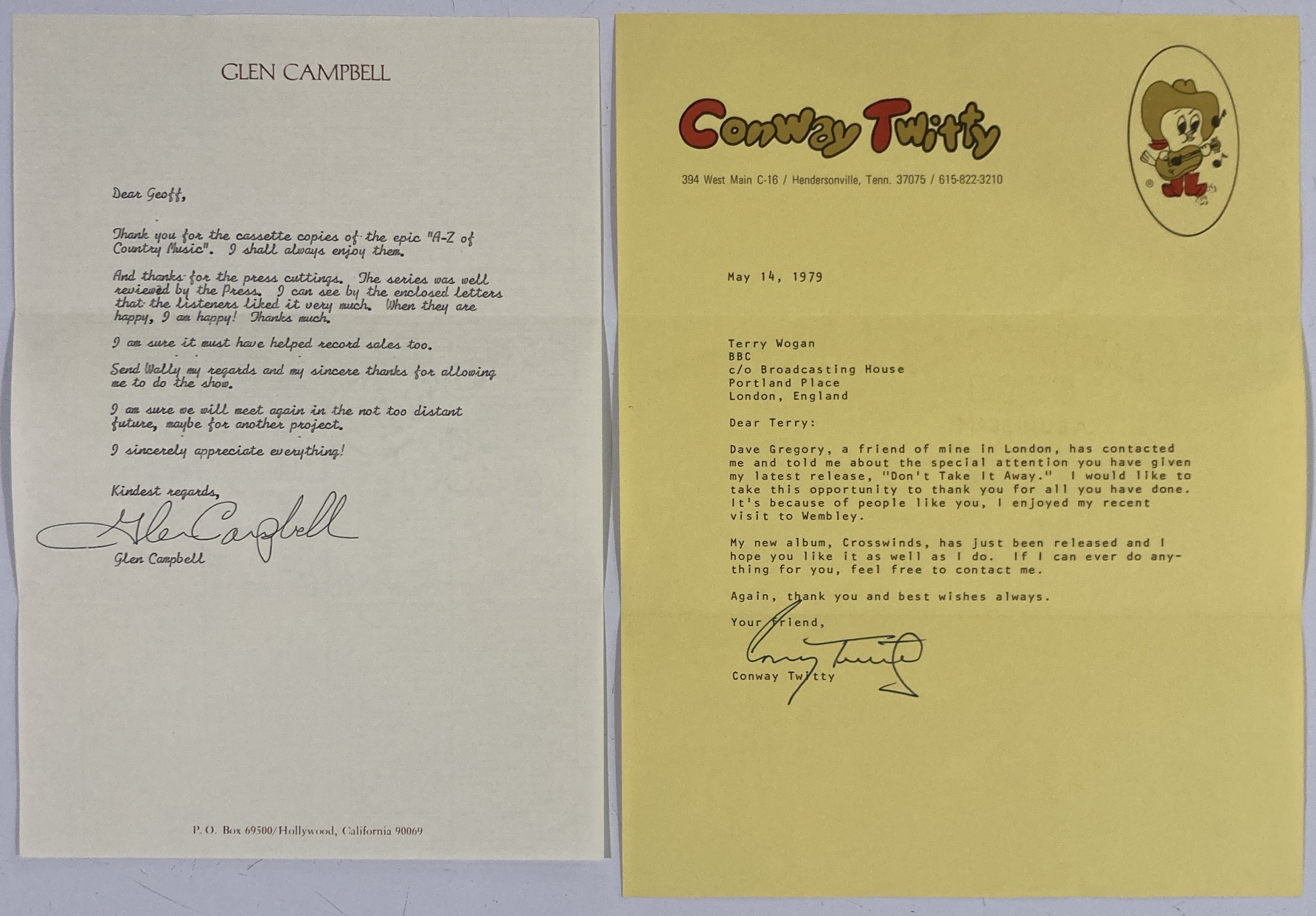 Lot 361 - CONWAY TWITTY / GLEN CAMPBELL - SIGNED