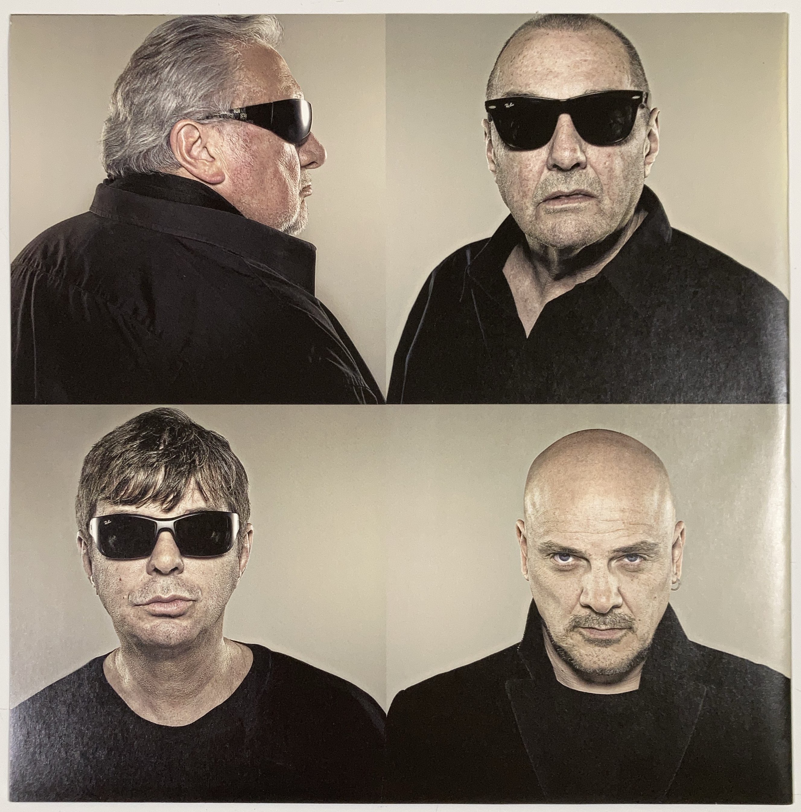 Lot 70 - THE STRANGLERS - GIANTS LP (ORIGINAL SIGNED