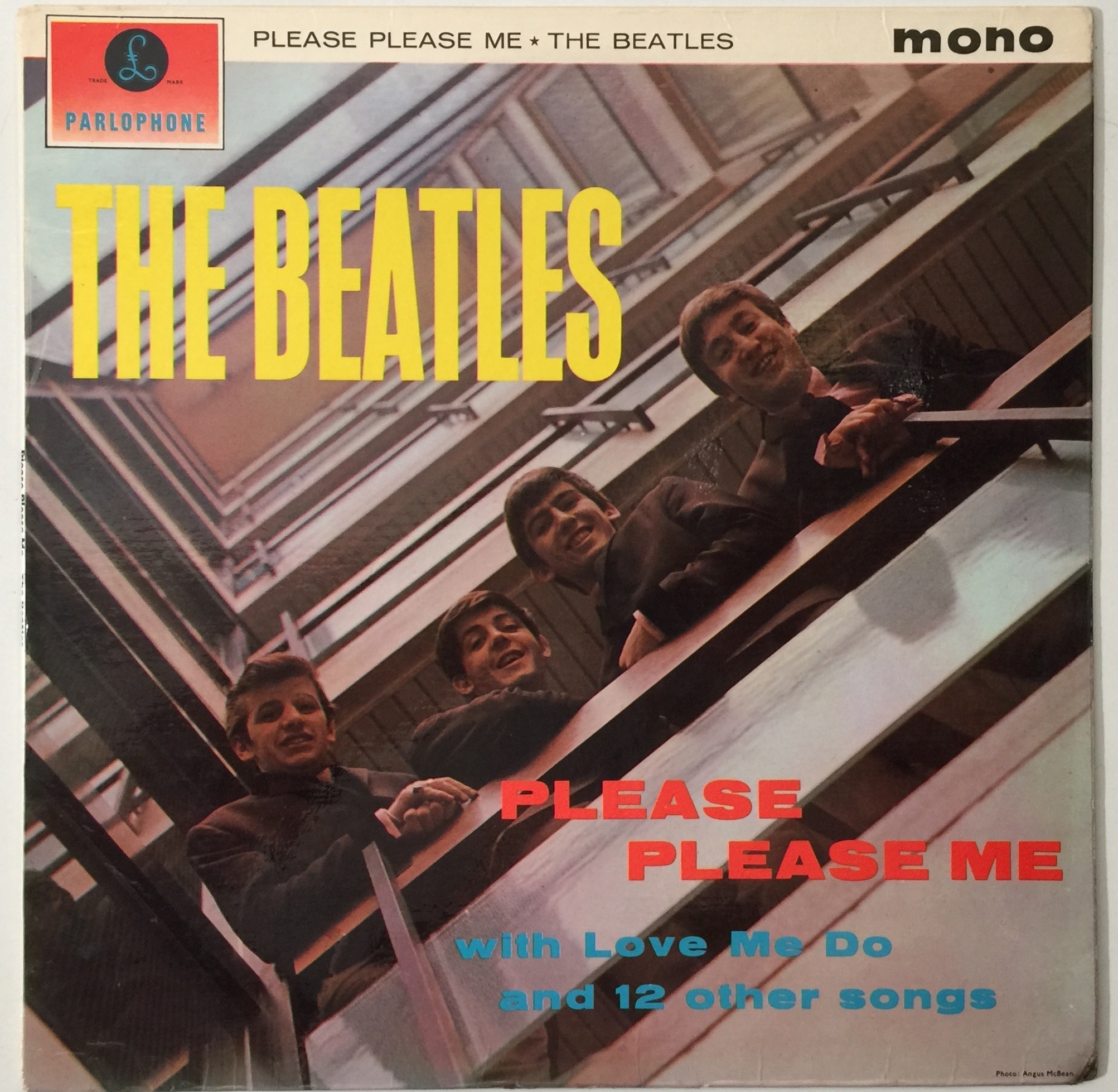 Lot 129 - THE BEATLES - PLEASE PLEASE ME LP (2ND UK