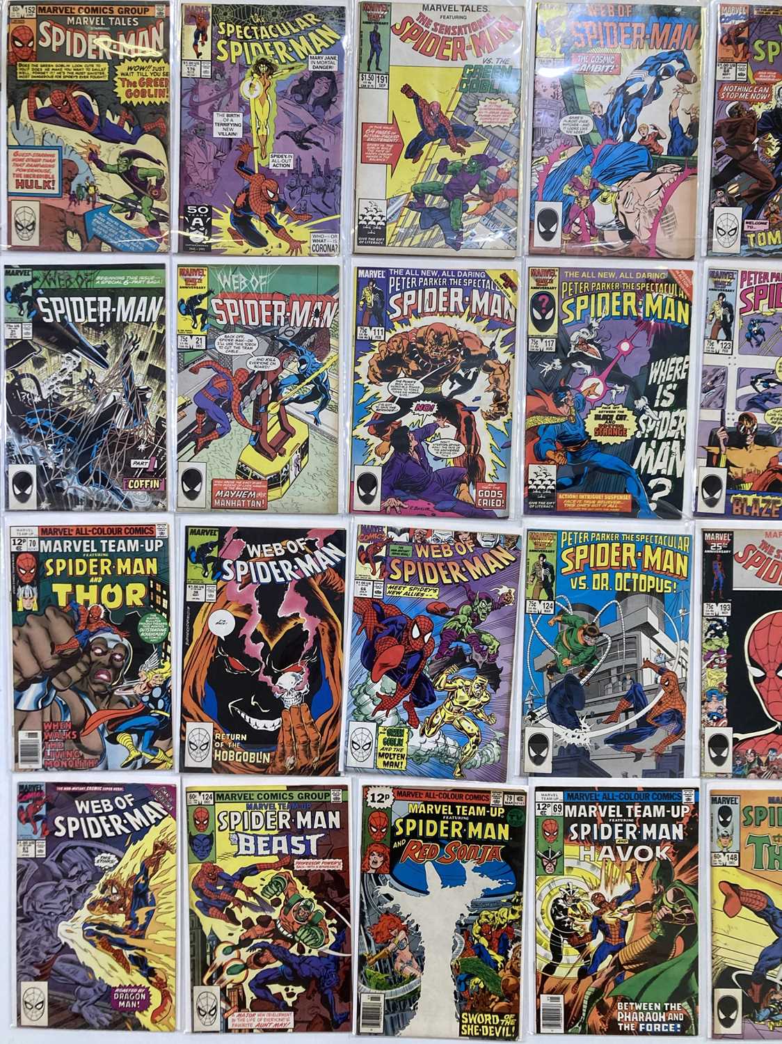 Lot 135 - APPROX 74 MARVEL SPIDER-MAN COMICS.