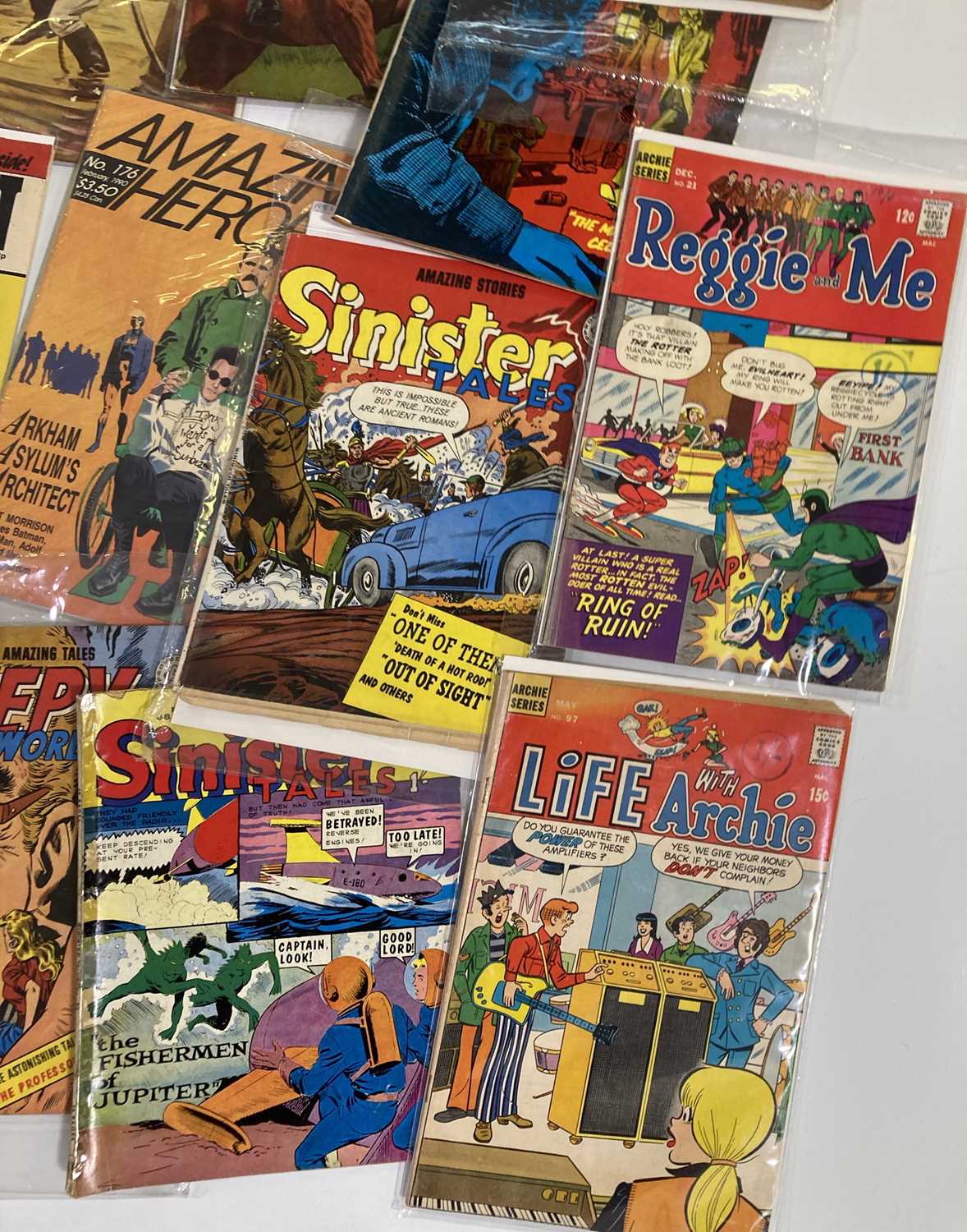 Lot 147 - COMICS, MAGAZINES, AND BOOKS/ANNUALS.