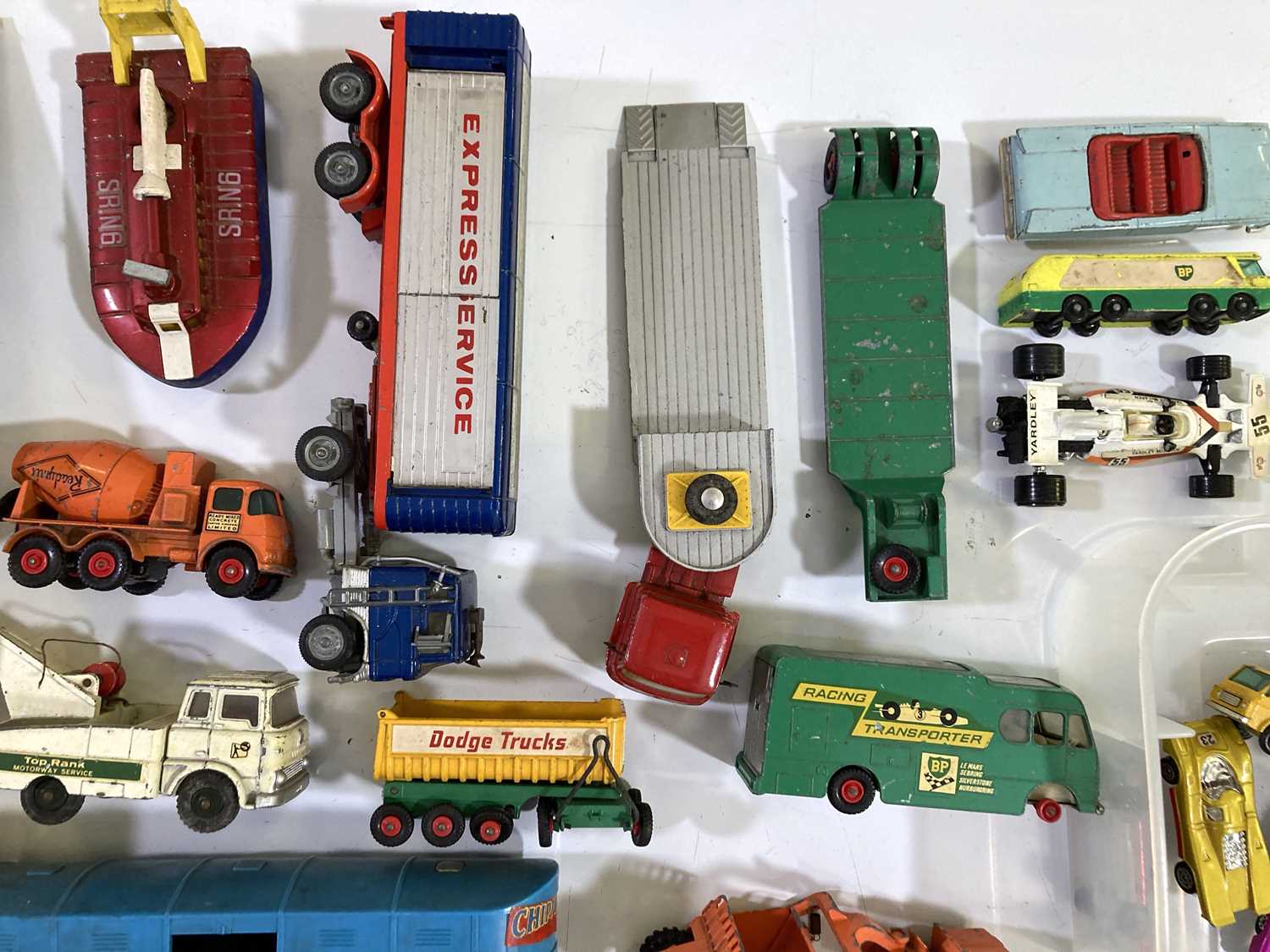 Lot 75 - DINKY, CORGI, MATCHBOX TOY VEHICLES.