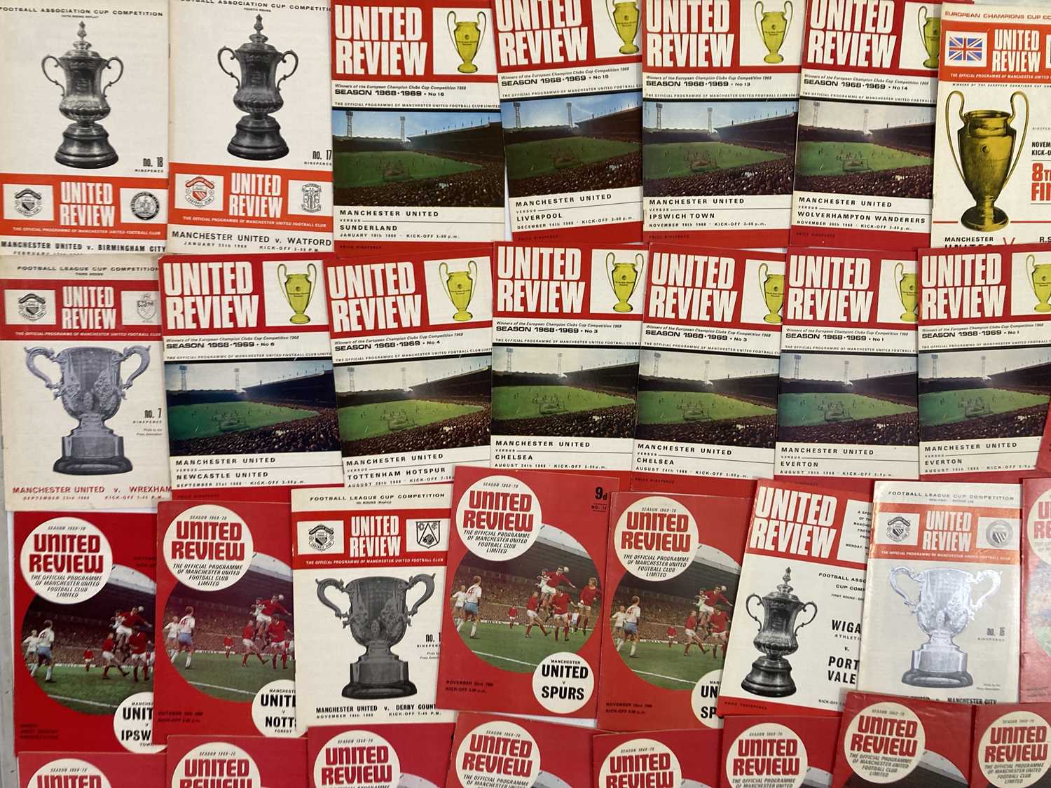 Lot 98 - FOOTBALL MEMORABILIA - MANCHESTER UNITED HOME