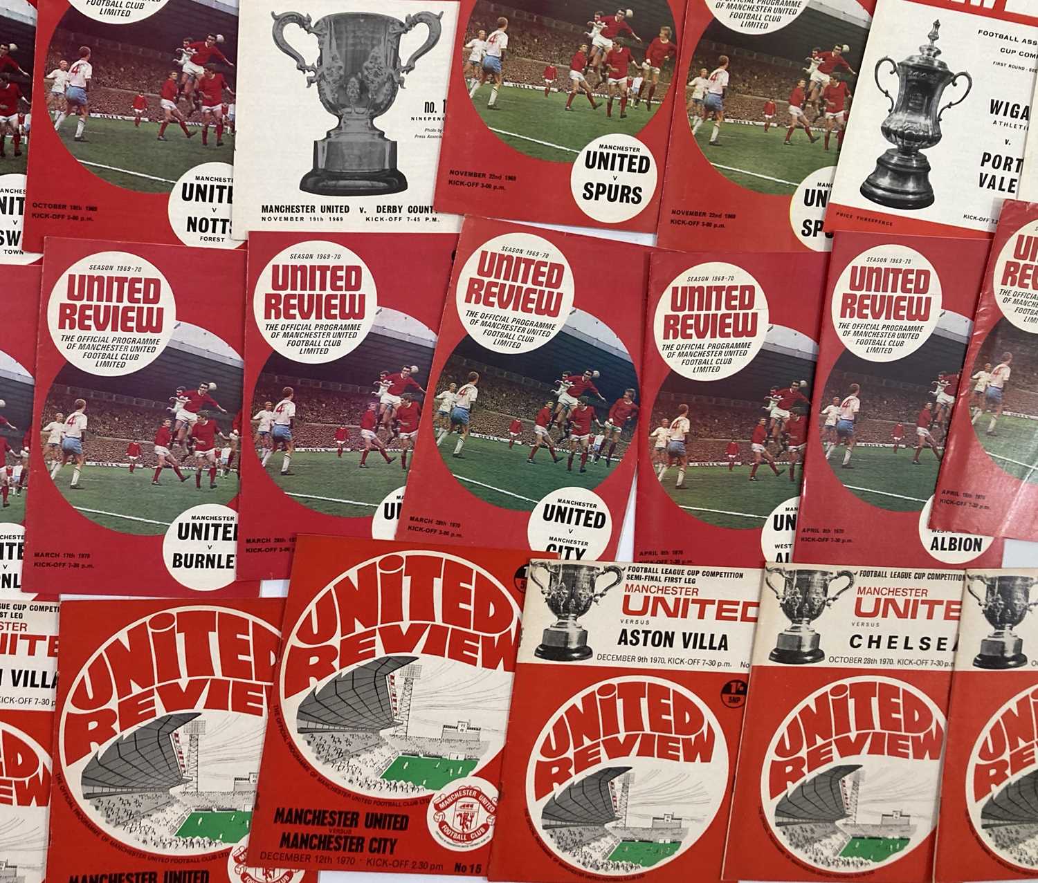 Lot 98 - FOOTBALL MEMORABILIA - MANCHESTER UNITED HOME