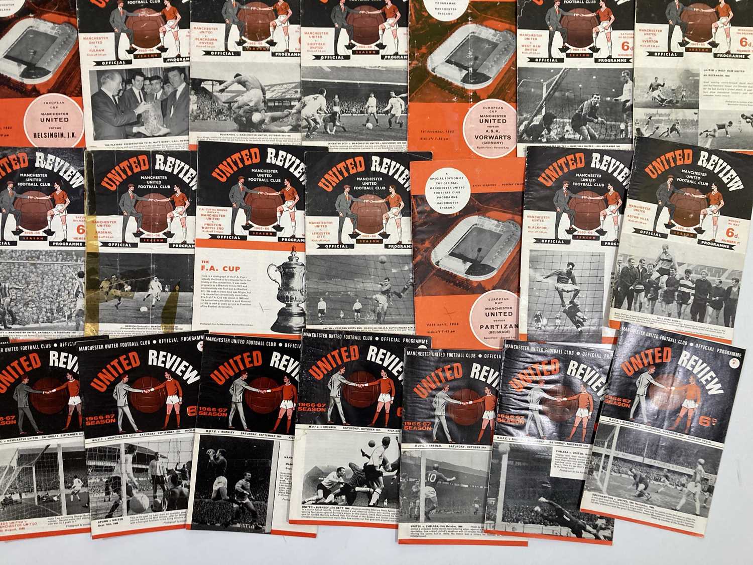 Lot 98 - FOOTBALL MEMORABILIA - MANCHESTER UNITED HOME