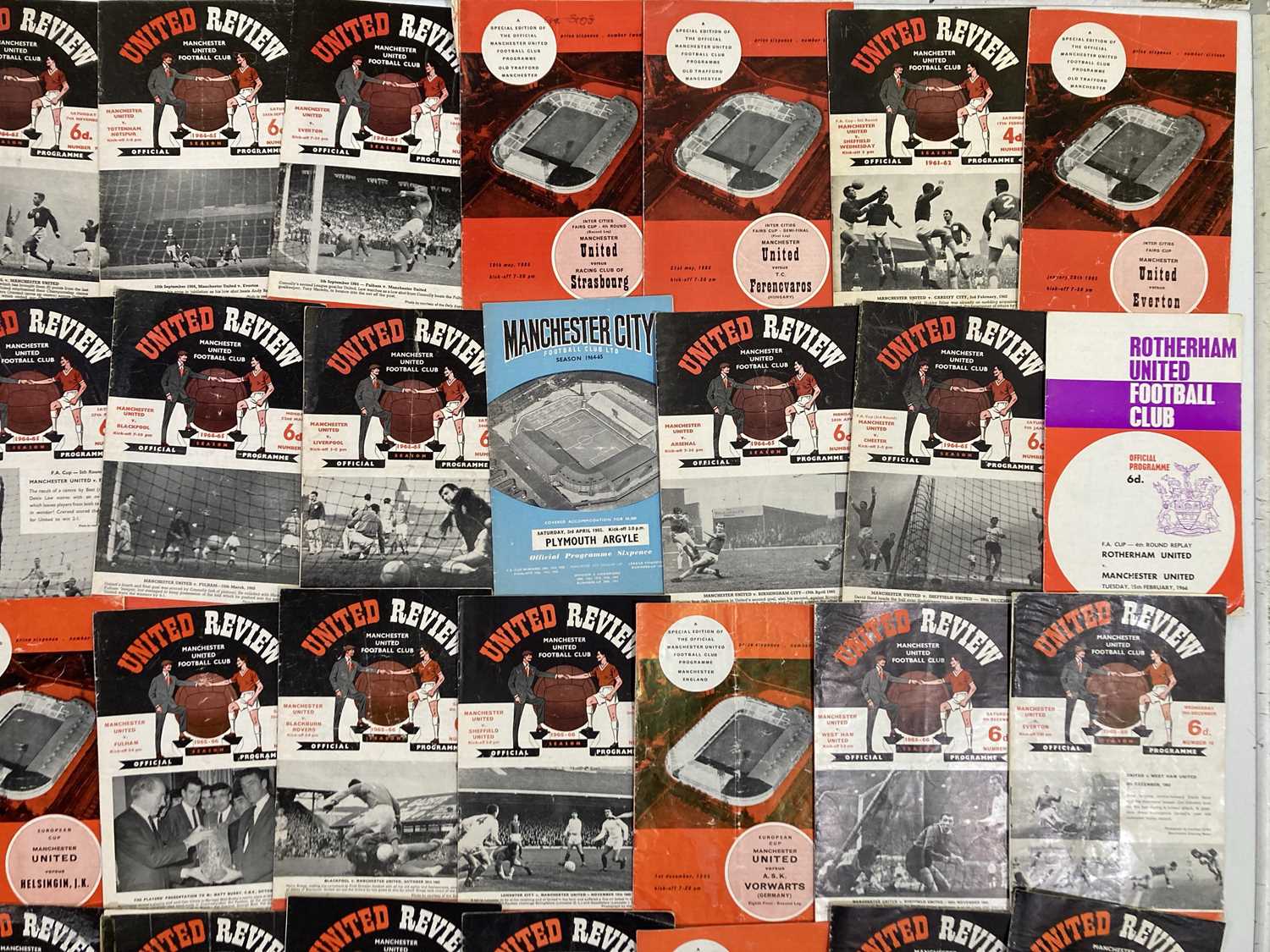 Lot 98 - FOOTBALL MEMORABILIA - MANCHESTER UNITED HOME