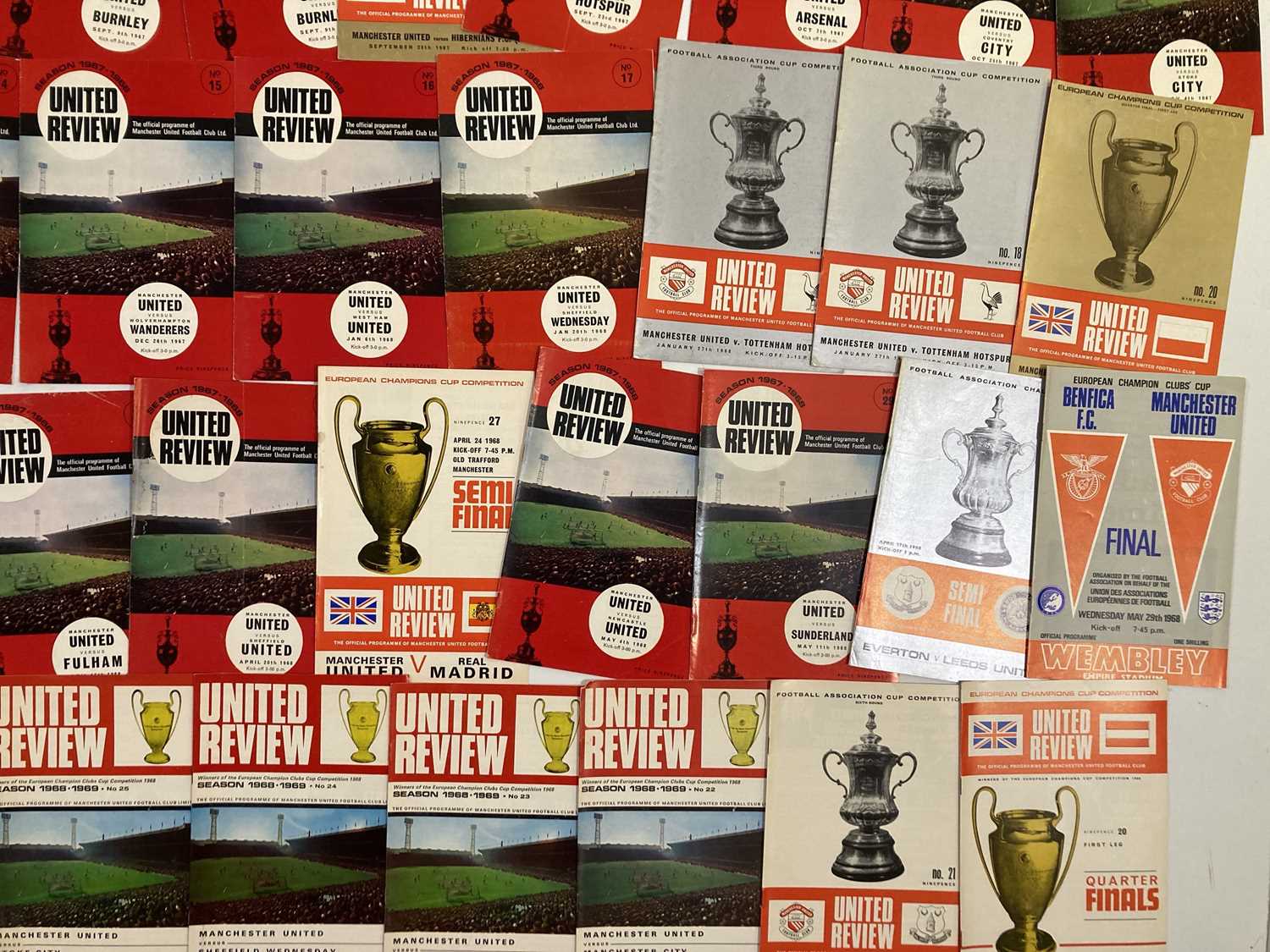 Lot 98 - FOOTBALL MEMORABILIA - MANCHESTER UNITED HOME