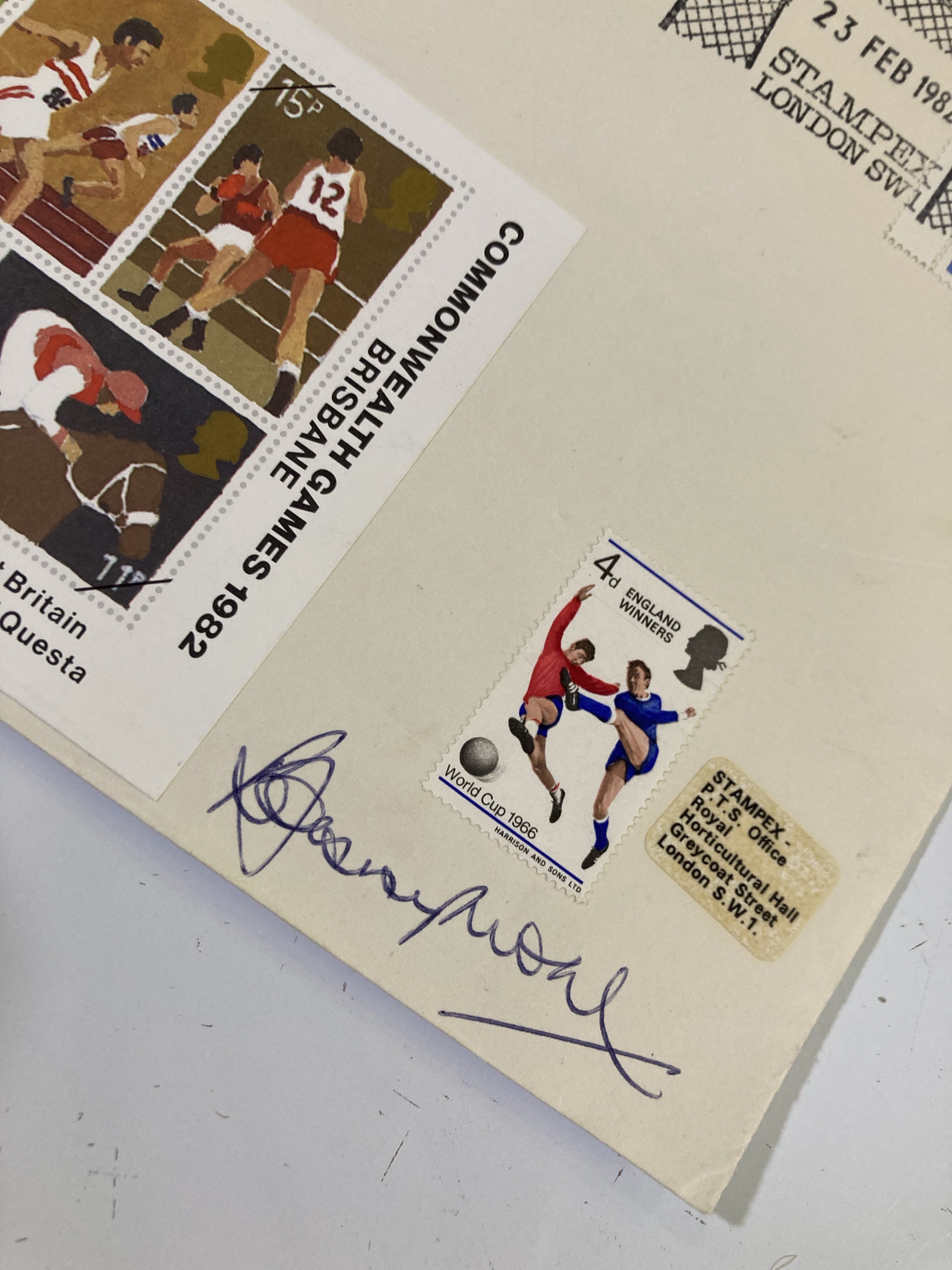 Lot 114 - FOOTBALL MEMORABILIA - BOBBY MOORE SIGNED