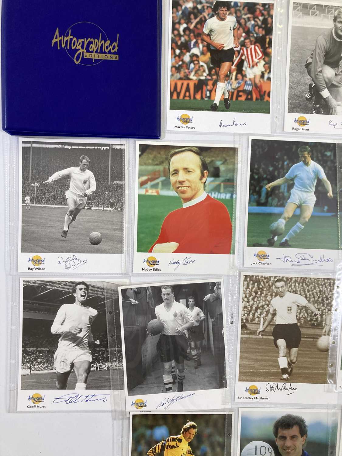 Lot 115 - FOOTBALL MEMORABILIA - FOOTBALLERS SIGNED.