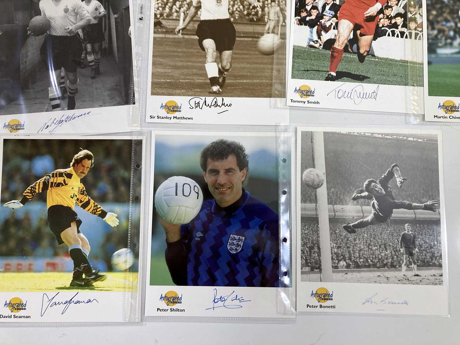 Lot 115 - FOOTBALL MEMORABILIA - FOOTBALLERS SIGNED.