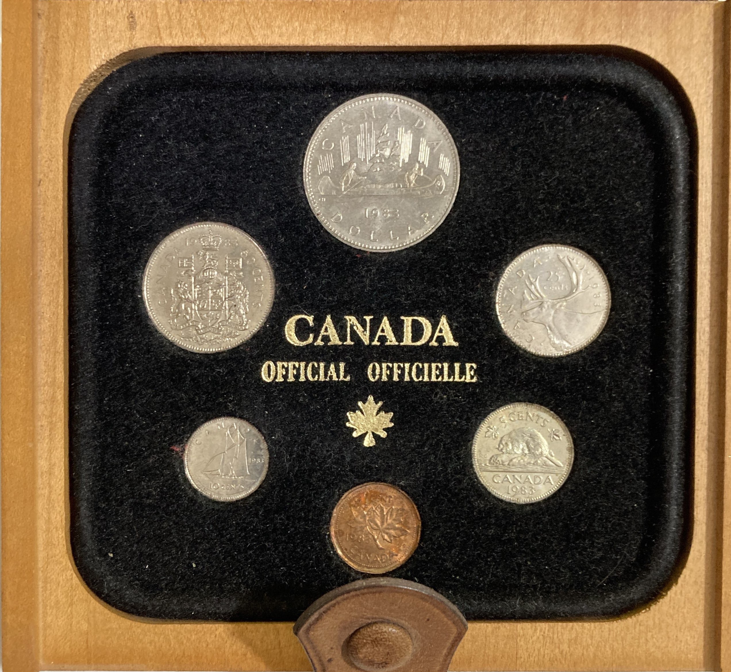 Lot 22 - COINS - PROOF SETS OF COINS.