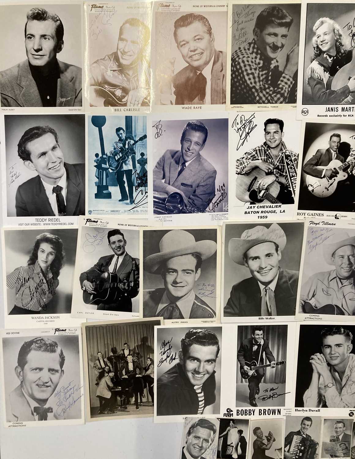 Lot 264 - COUNTRY / ROCK AND ROLL MUSIC STARS - SIGNED