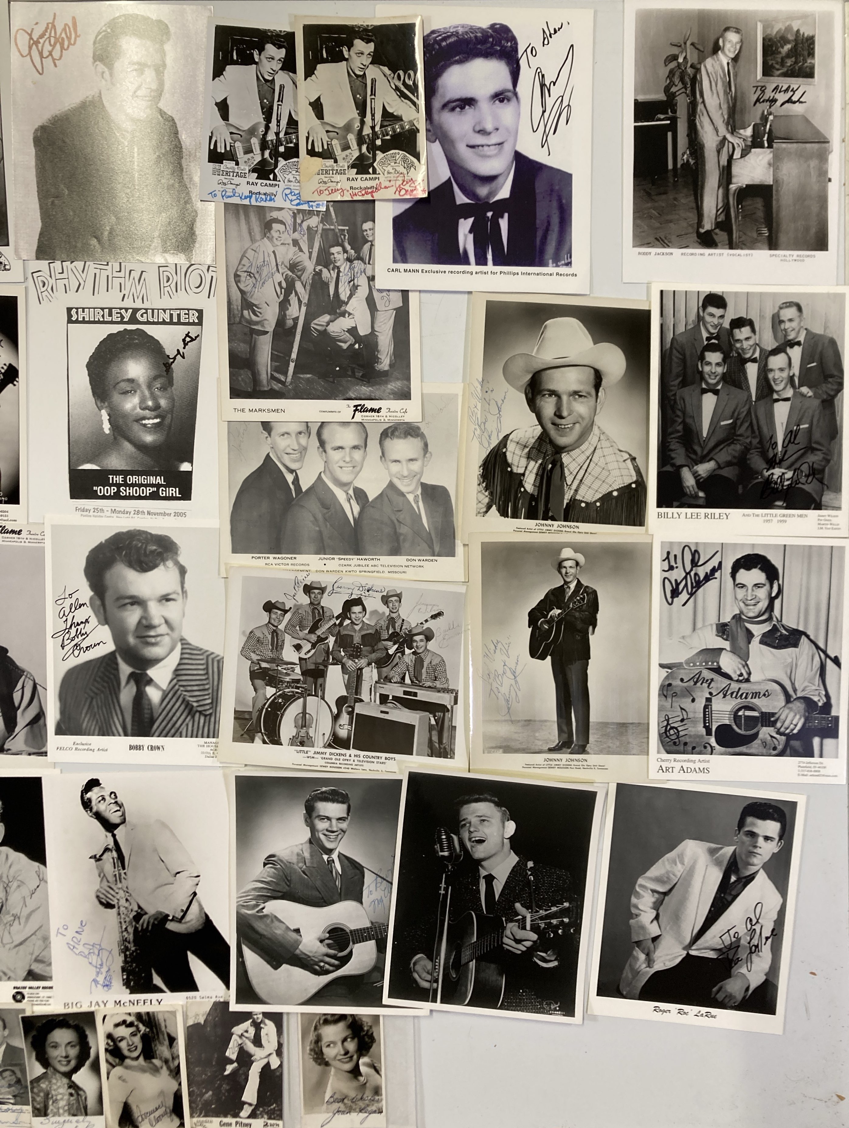 Lot 264 - COUNTRY / ROCK AND ROLL MUSIC STARS - SIGNED