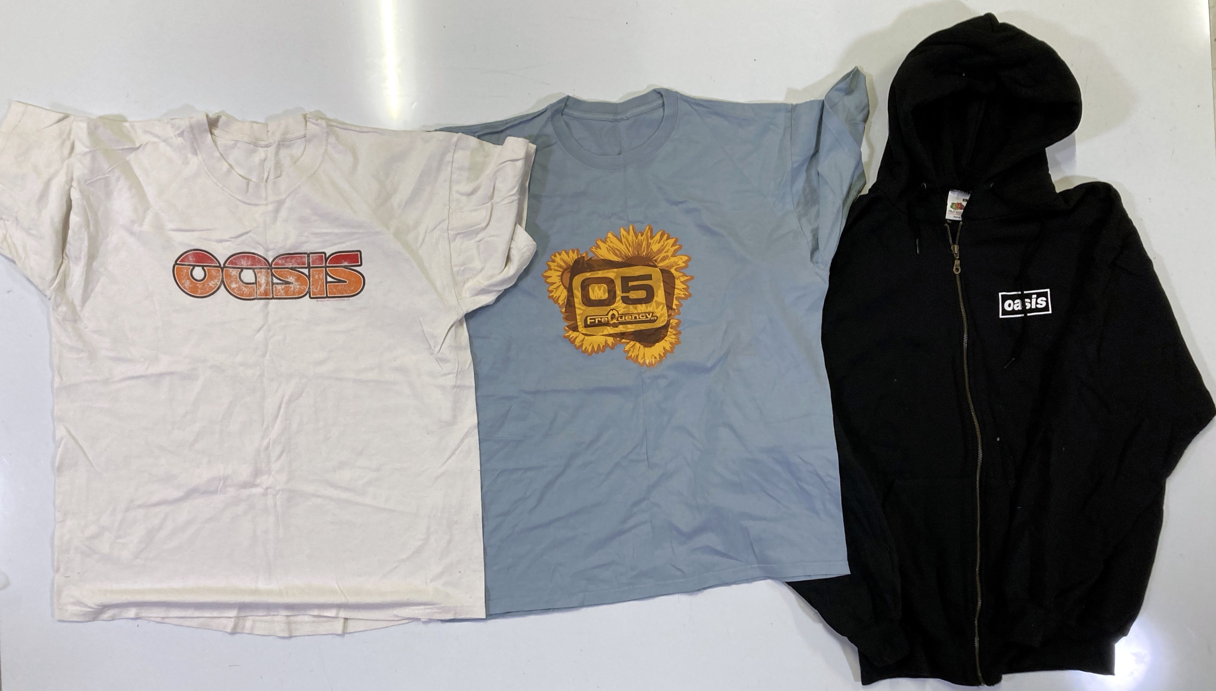 Lot 133 - OASIS - FESTIVAL CLOTHING AND TOUR MERCH,