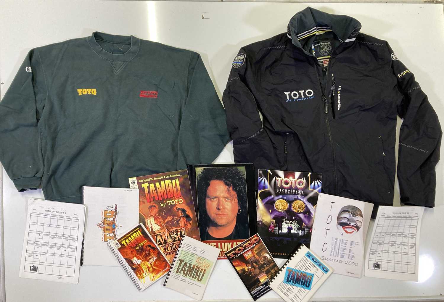 Lot 142 - TOTO TOUR / CREW CLOTHING.