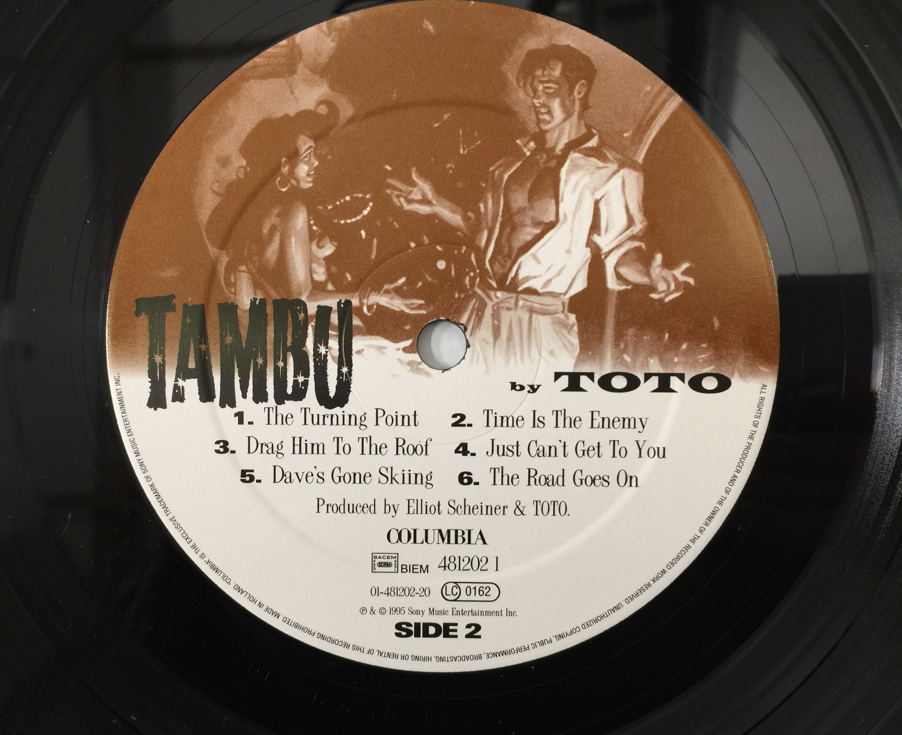 Lot 122 - TOTO - TAMBU LP (ORIGINAL 1995 EU COPY
