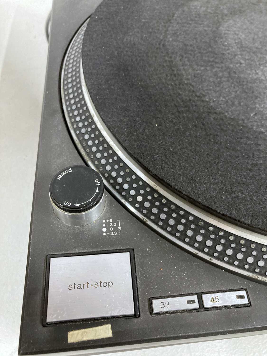 Lot 84 - TECHNICS SL-1210MK2 TURNTABLE.