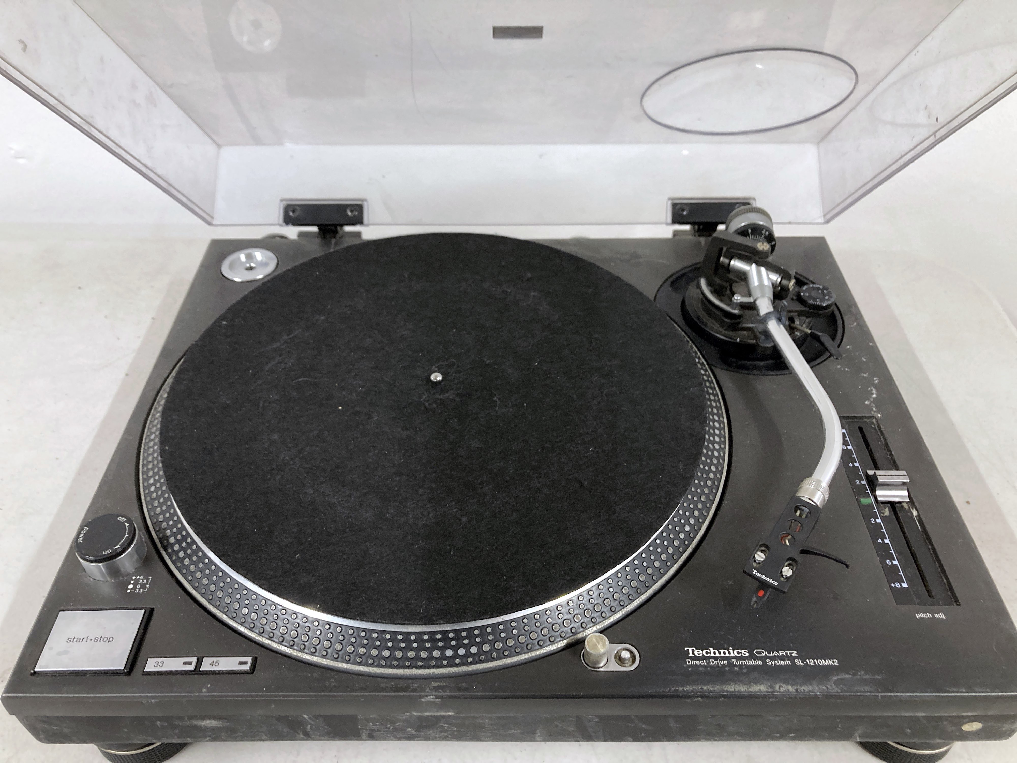 Lot 85 - TECHNICS SL-1210MK2 TURNTABLE.