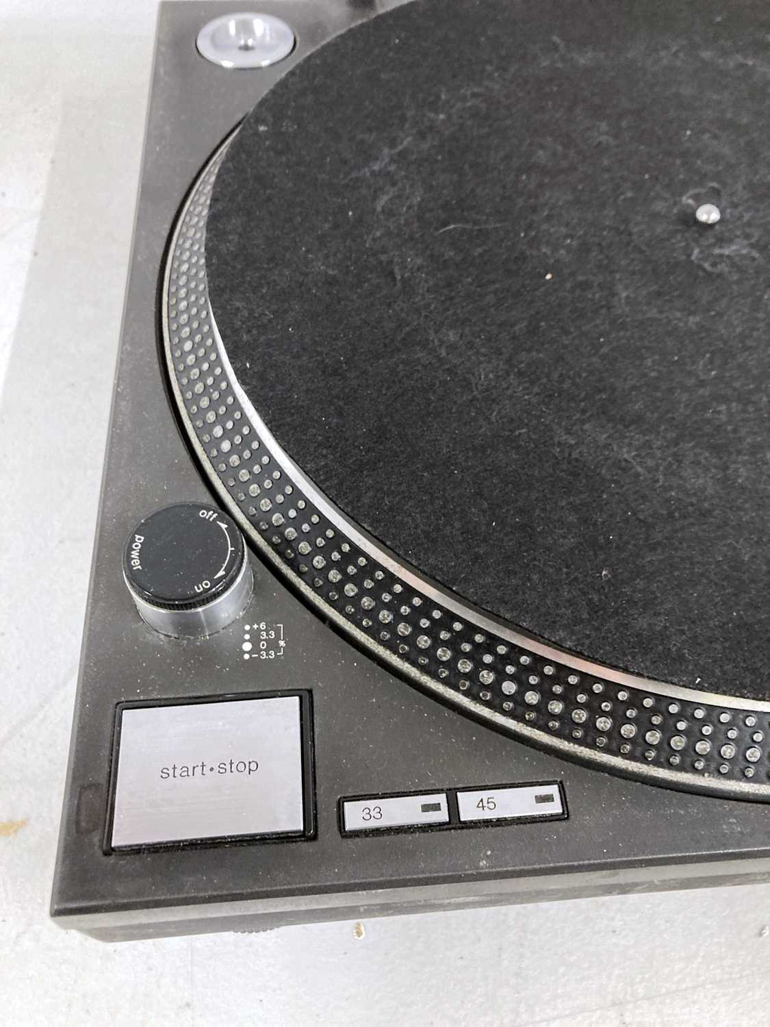 Lot 85 - TECHNICS SL-1210MK2 TURNTABLE.