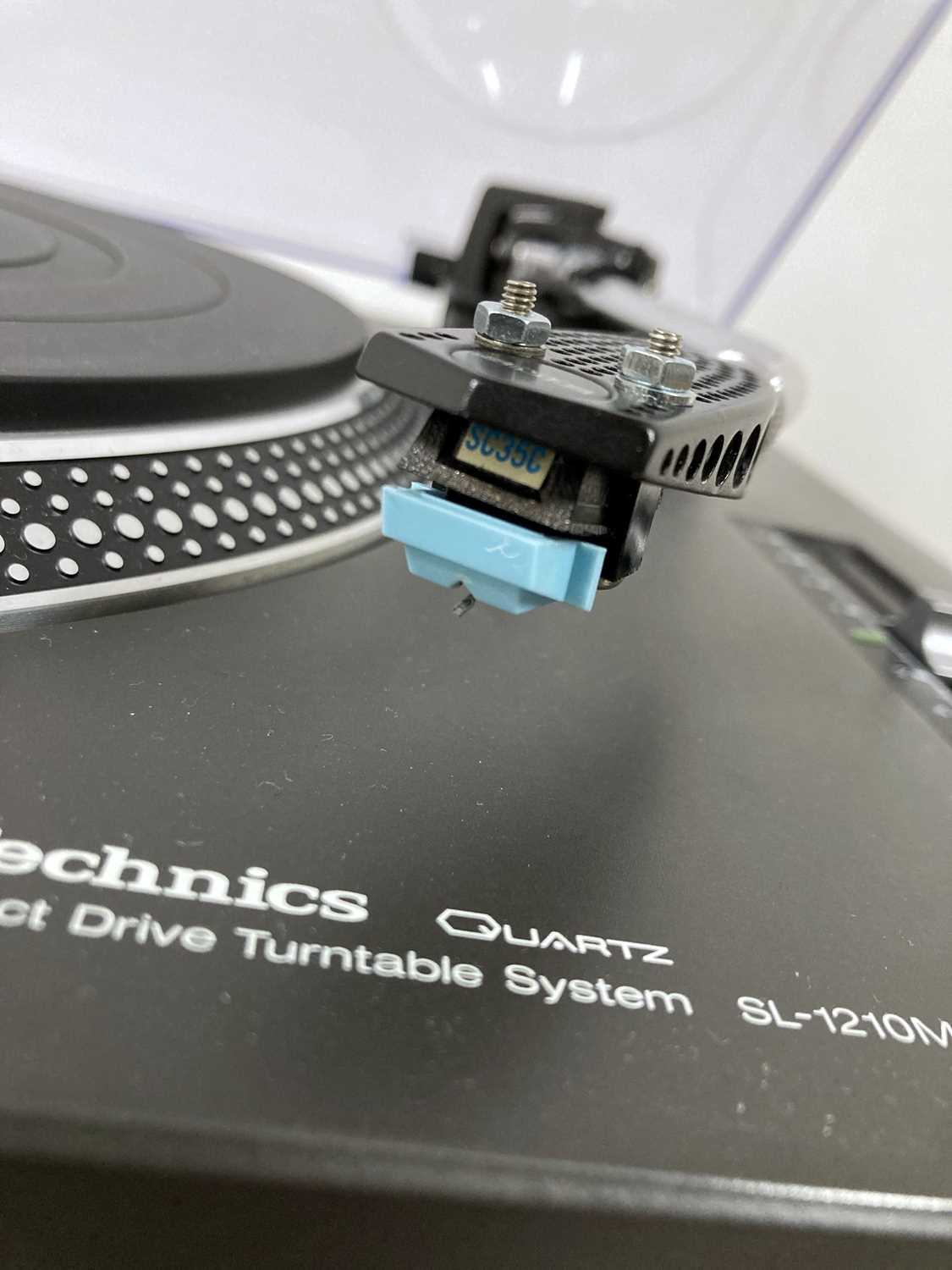 Lot 86 - TECHNICS SL-1210MK2 TURNTABLE.