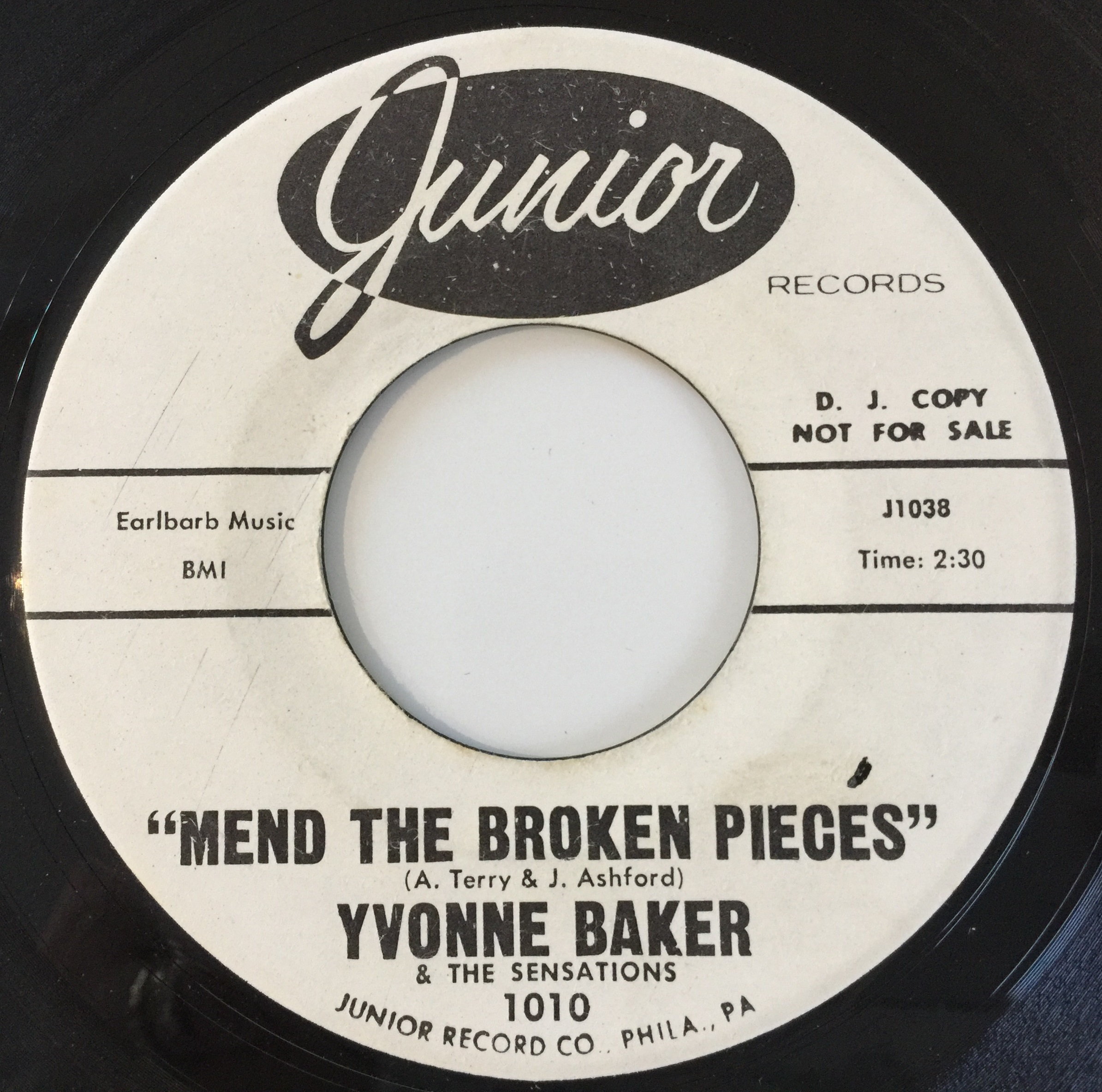 Lot 218 - YVONNE BAKER - I CAN'T CHANGE/ MEND THE