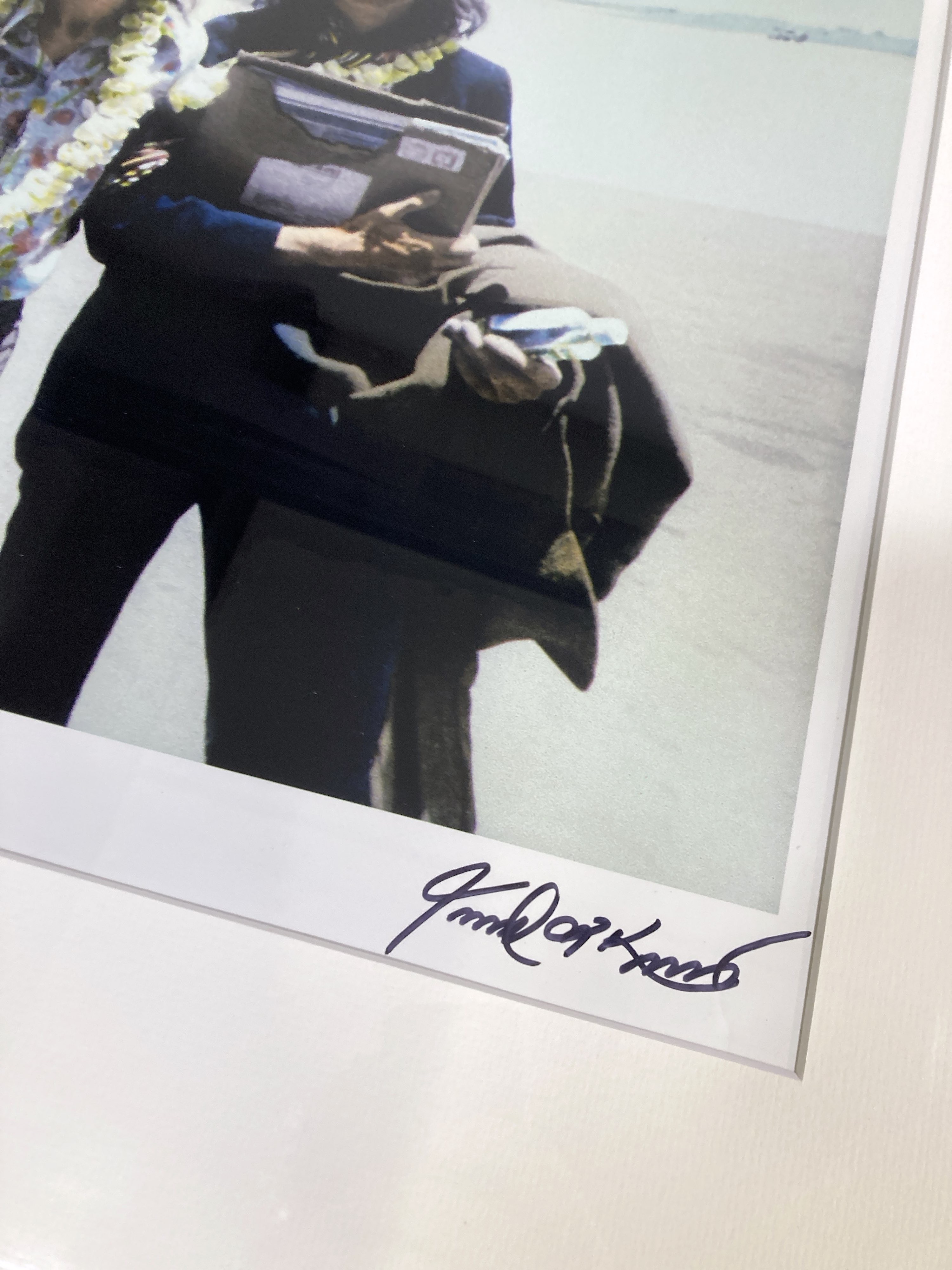 Lot 400 - LED ZEPPELIN - A PHOTOGRAPH SIGNED BY ROBERT