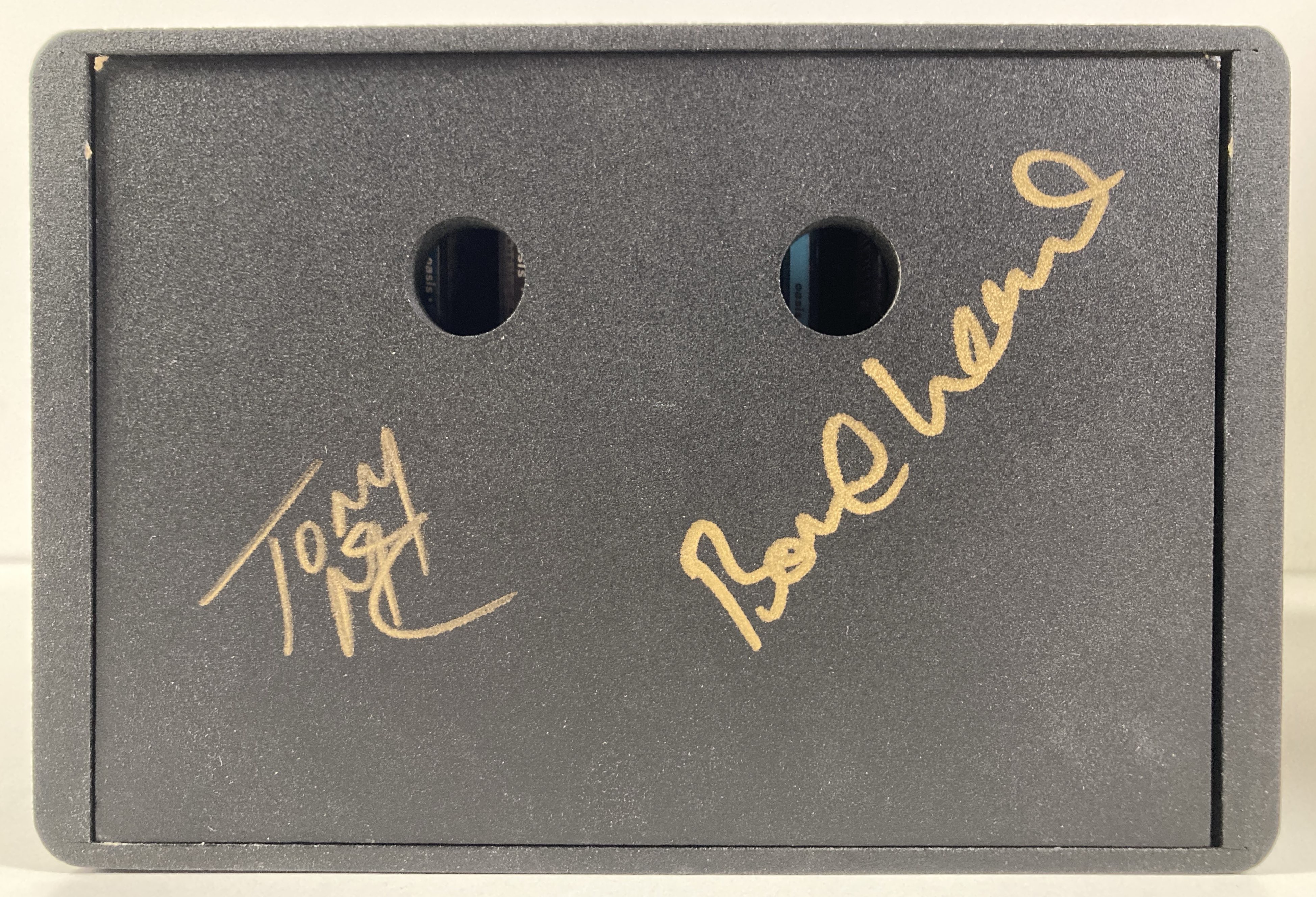 Lot 477 - OASIS VOX BOX SIGNED BY BONEHEAD / TONY