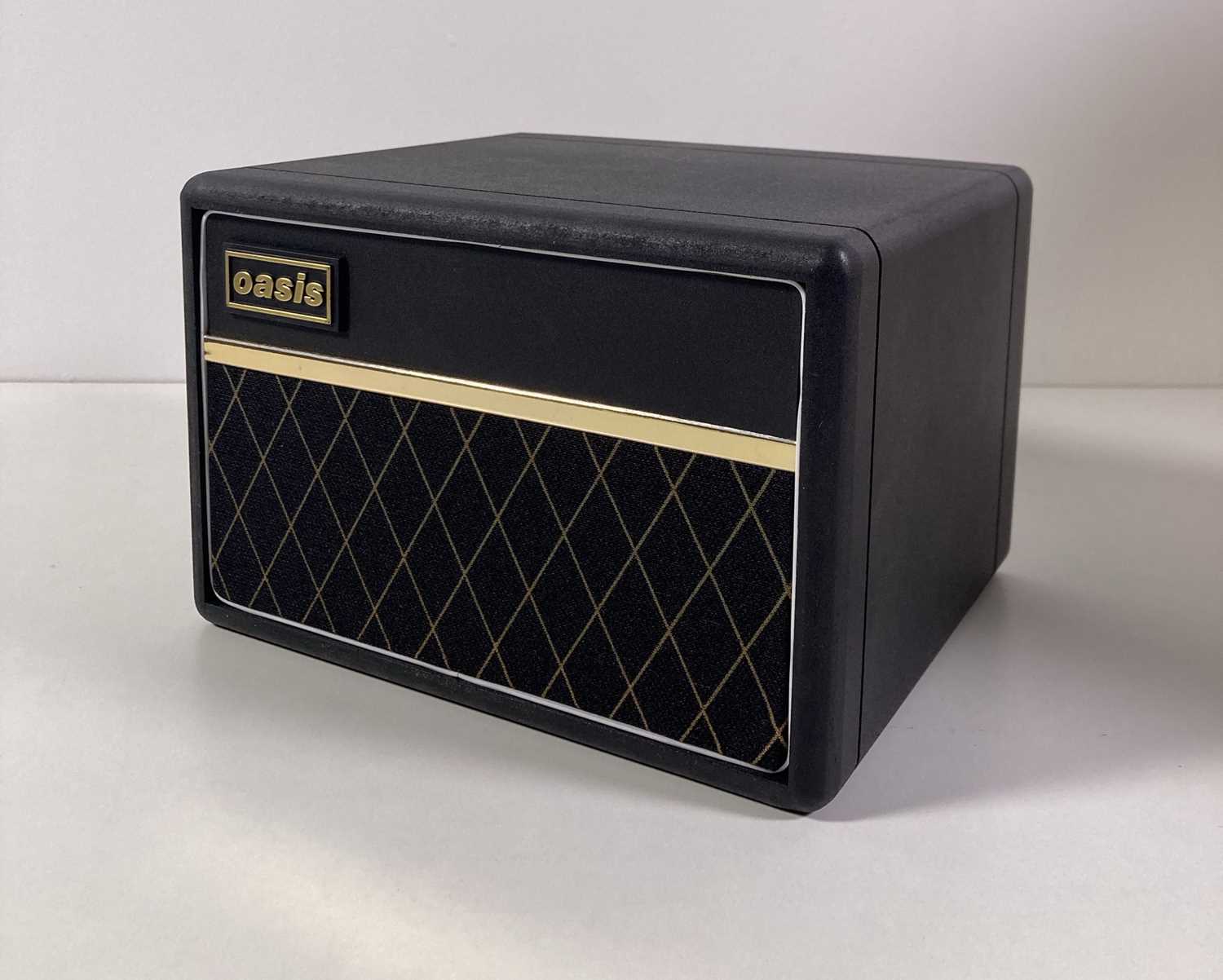 Lot 477 - OASIS VOX BOX SIGNED BY BONEHEAD / TONY