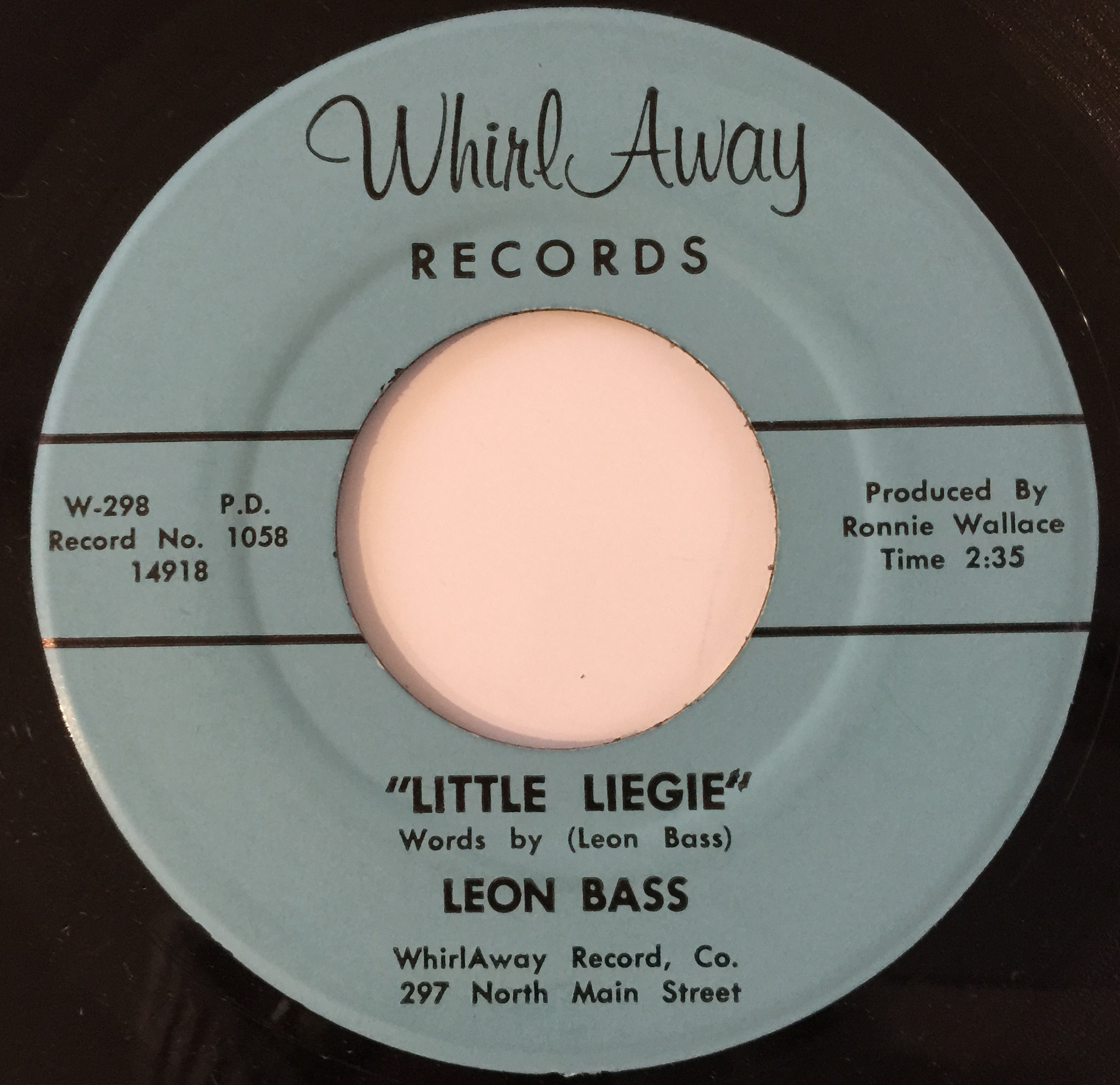 Lot 105 - LEON BASS - COUNTRY HIX'S / LITTLE LIEGIE 7"