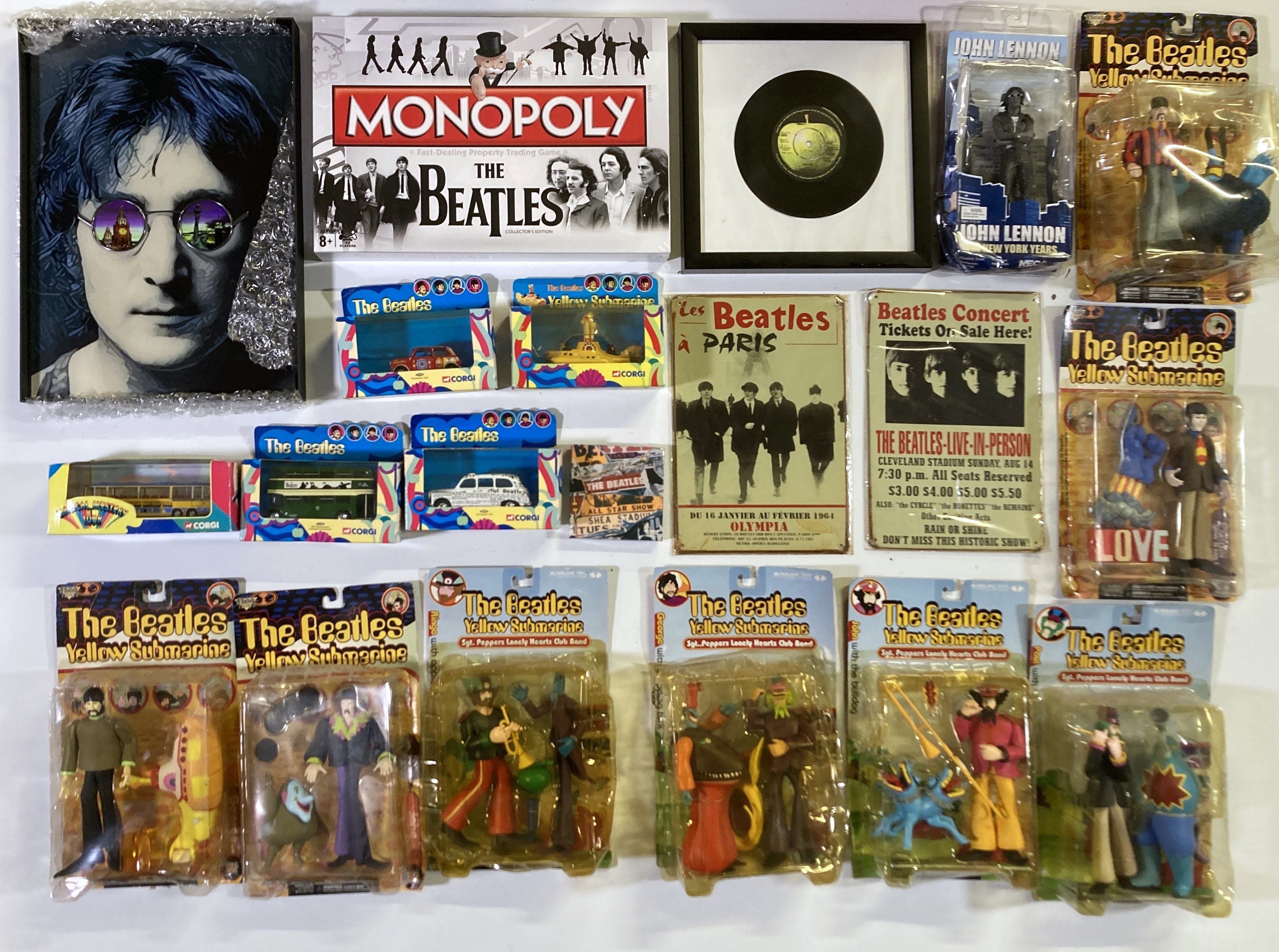 Lot 84 - THE BEATLES - TOYS/COLLECTABLES.