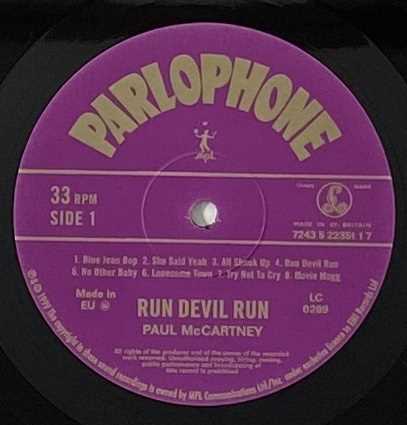 Lot 35 - PAUL MCCARTNEY - RUN DEVIL RUN LP (522 3511).