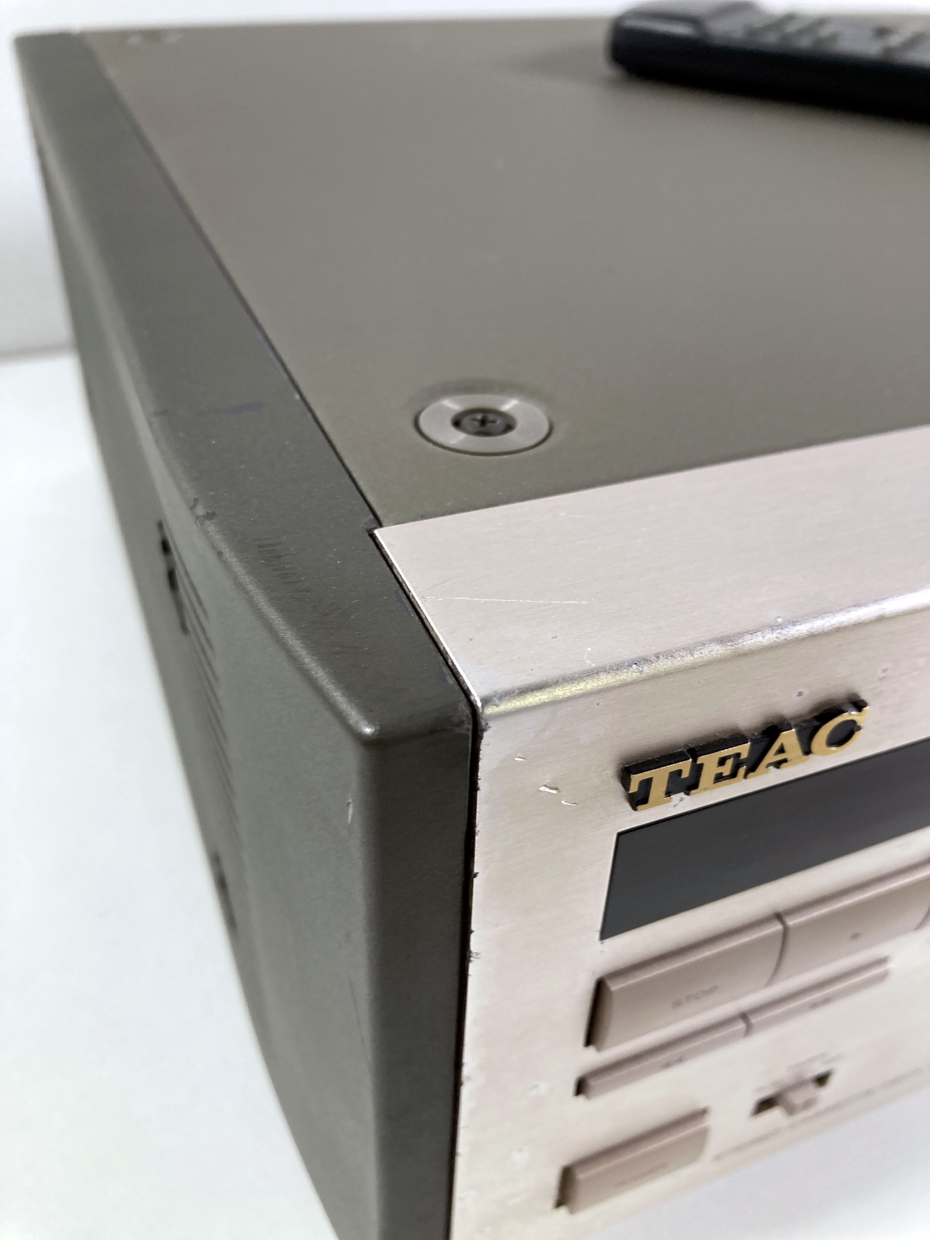 Lot 7 - TEAC STEREO CASSETTE DECK DOLBY S NR HX PRO