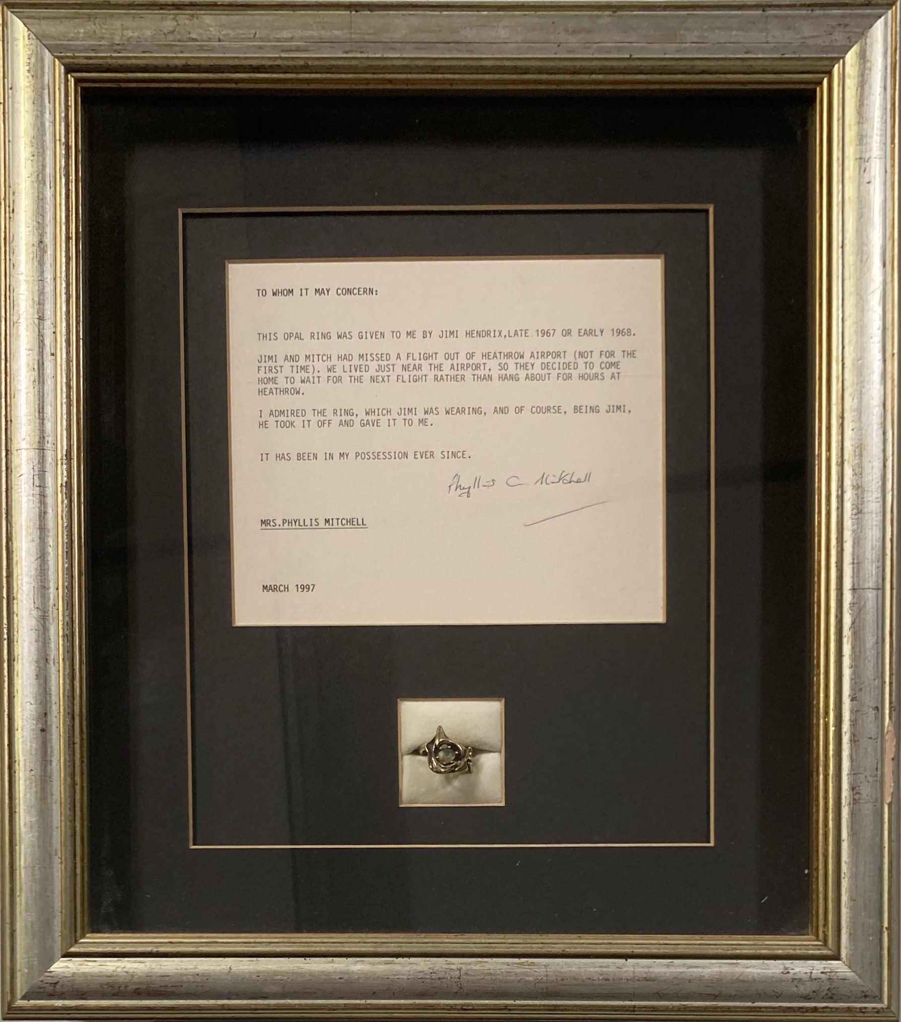 Lot 383 - JIMI HENDRIX - A RING OWNED BY JIMI C 1967