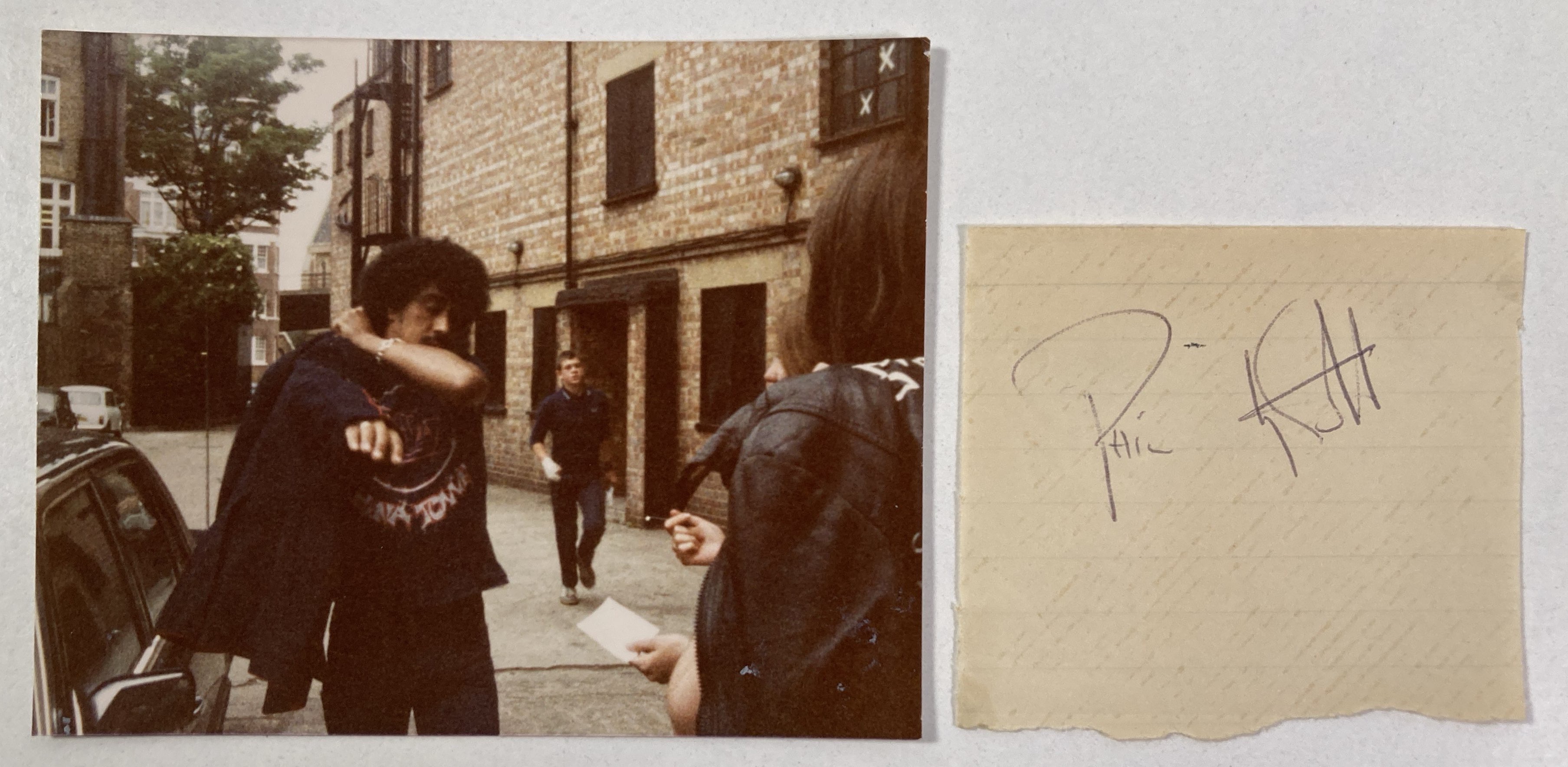 Lot 297 - ROCK / HARD ROCK AUTOGRAPHS INC PHIL LYNOTT