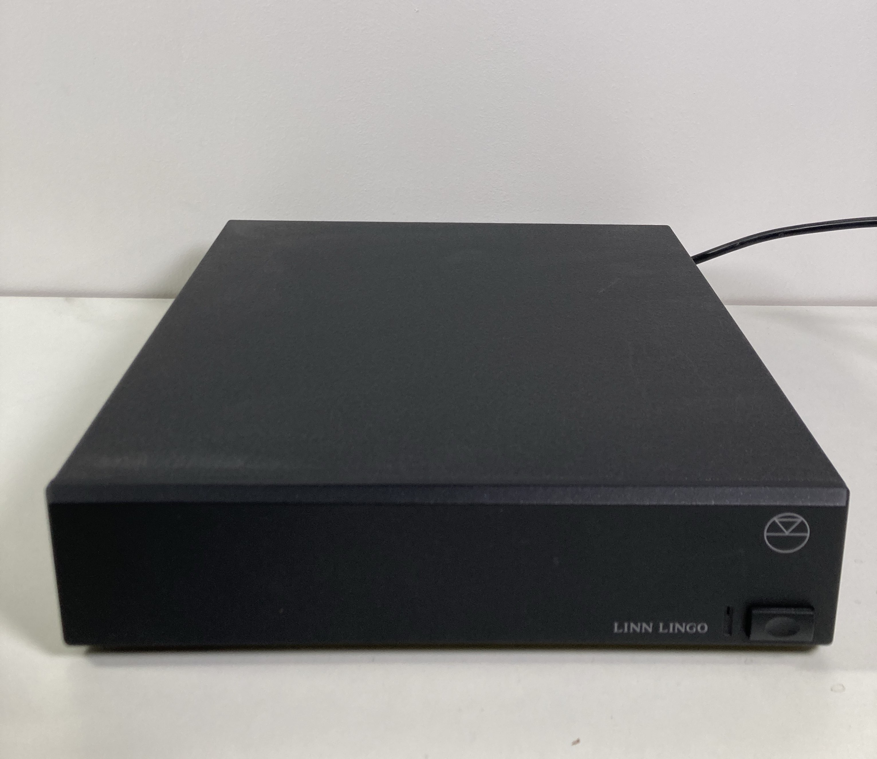 Lot 13 - LINN LP12 SONDEK TURNTABLE & LINN LINGO.