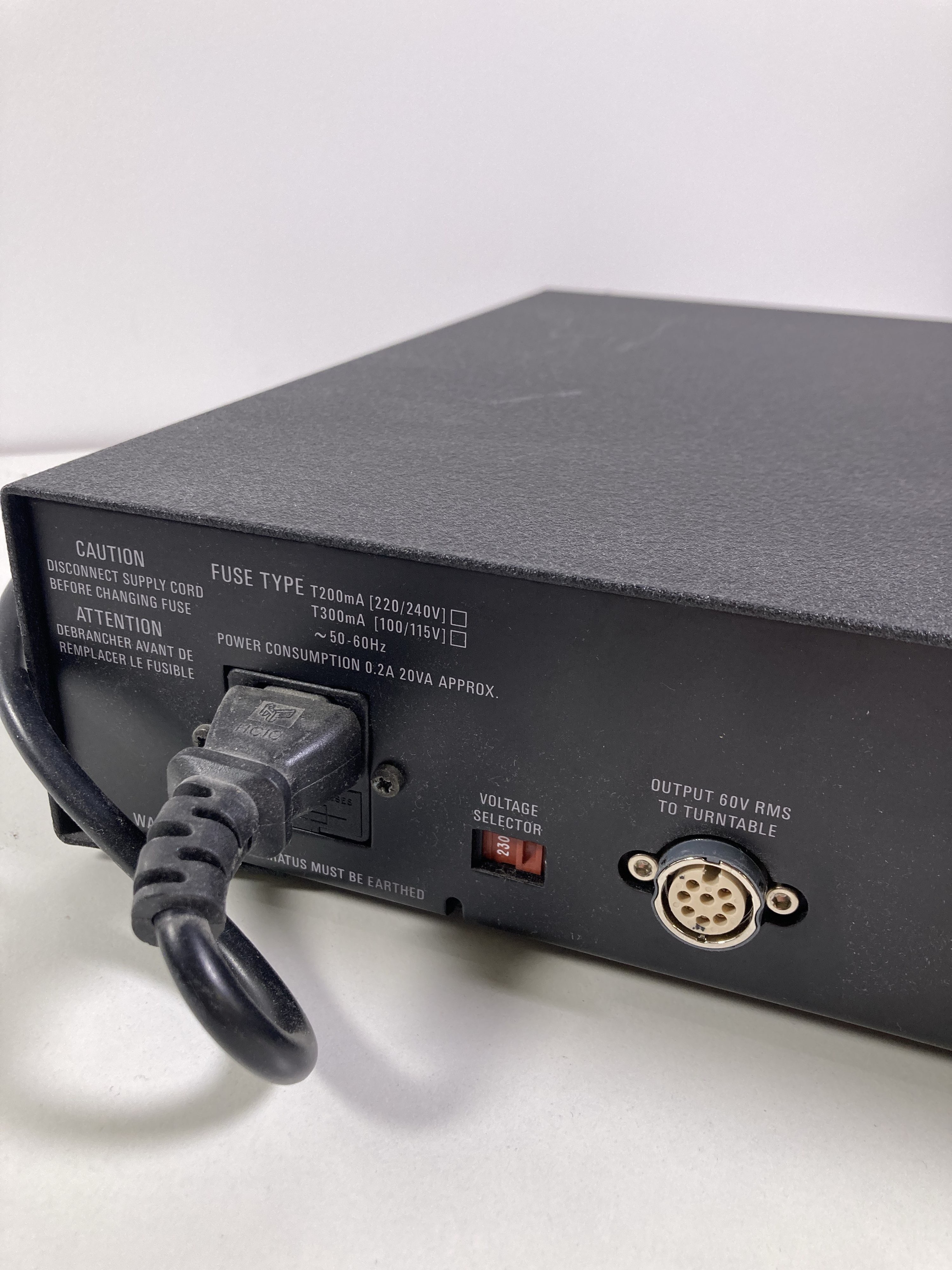 Lot 13 - LINN LP12 SONDEK TURNTABLE & LINN LINGO.