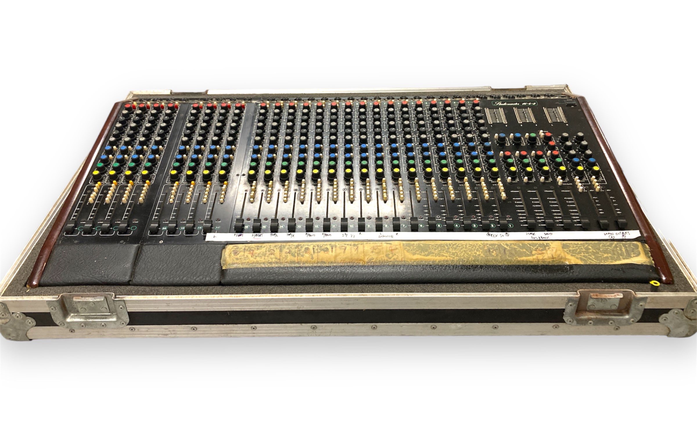 Lot 26 - STUDIOMASTERS 16-4-2 MIXING DESK IN FLIGHT